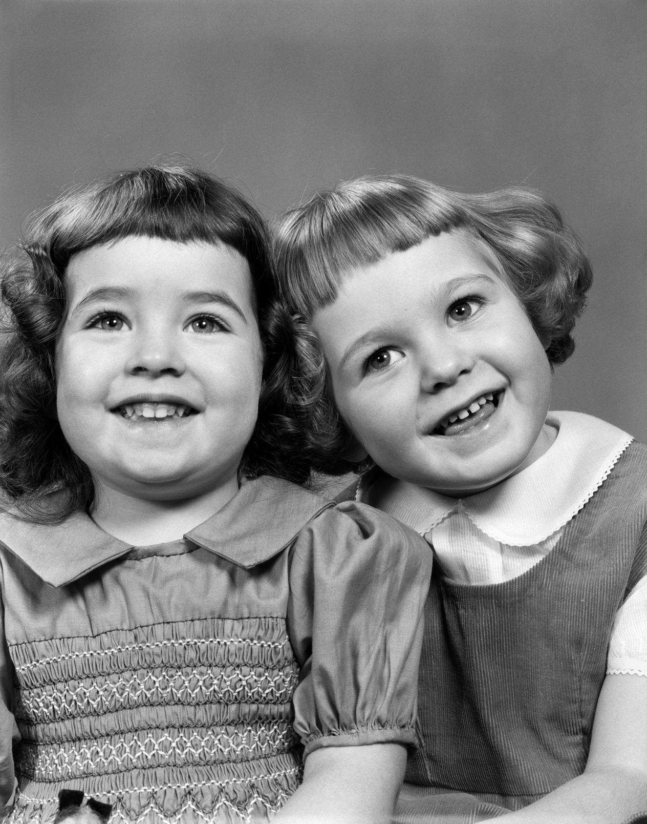 23 Vintage Photos Of Sisters That Prove Sisterly Bonds Last Forever