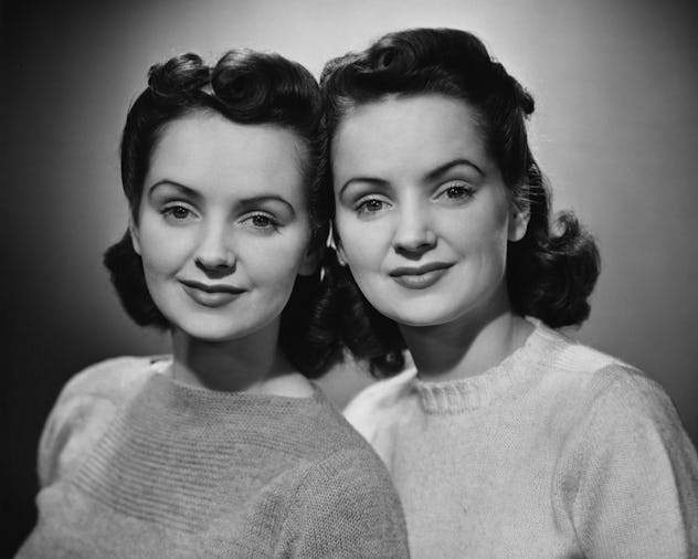 23 Vintage Photos Of Sisters That Prove Sisterly Bonds Last Forever