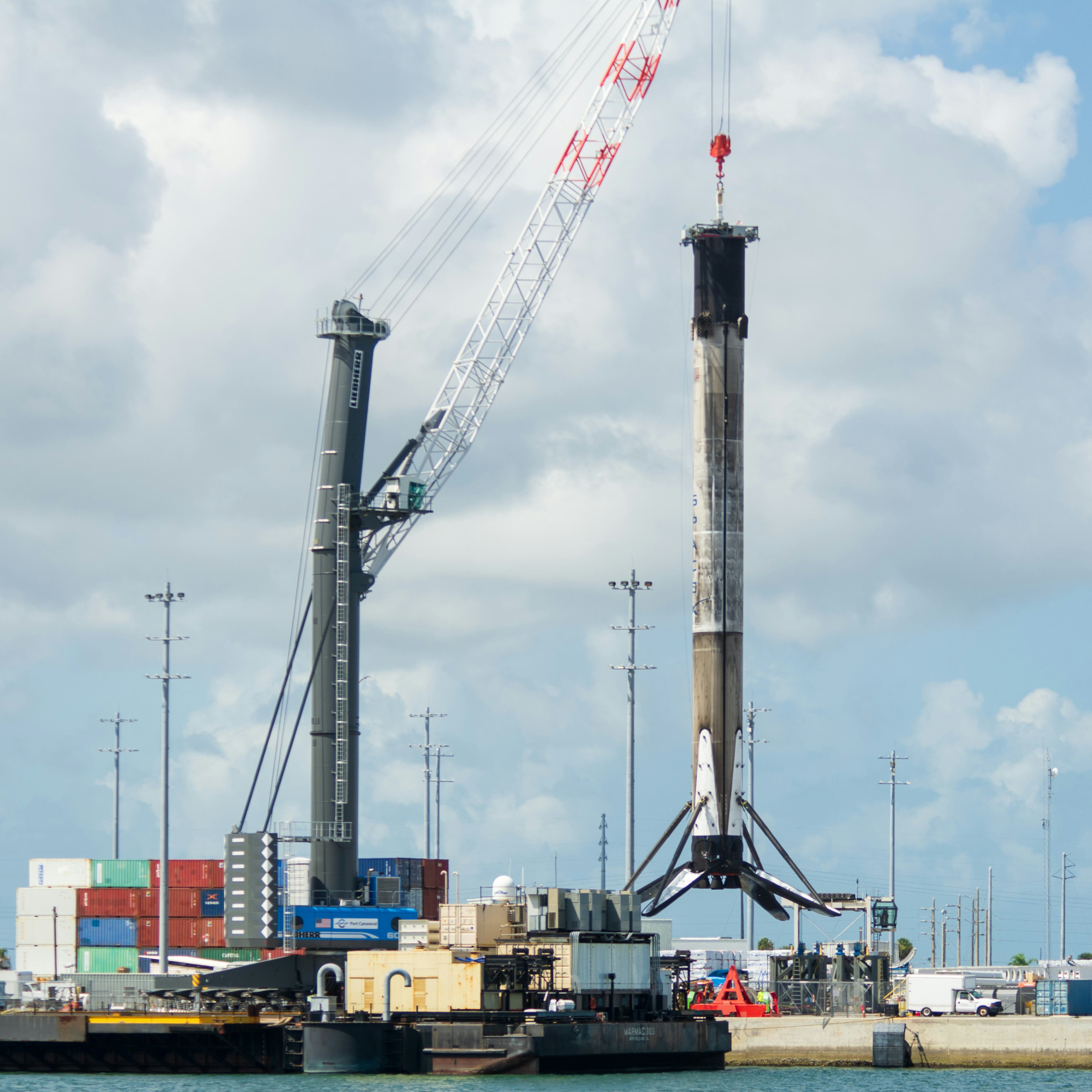 SpaceX: Elon Musk breaks down the cost of reusable rockets