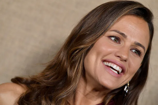 Jennifer Garner Crying After Finishing 'The Office' With Her Kids Is ...