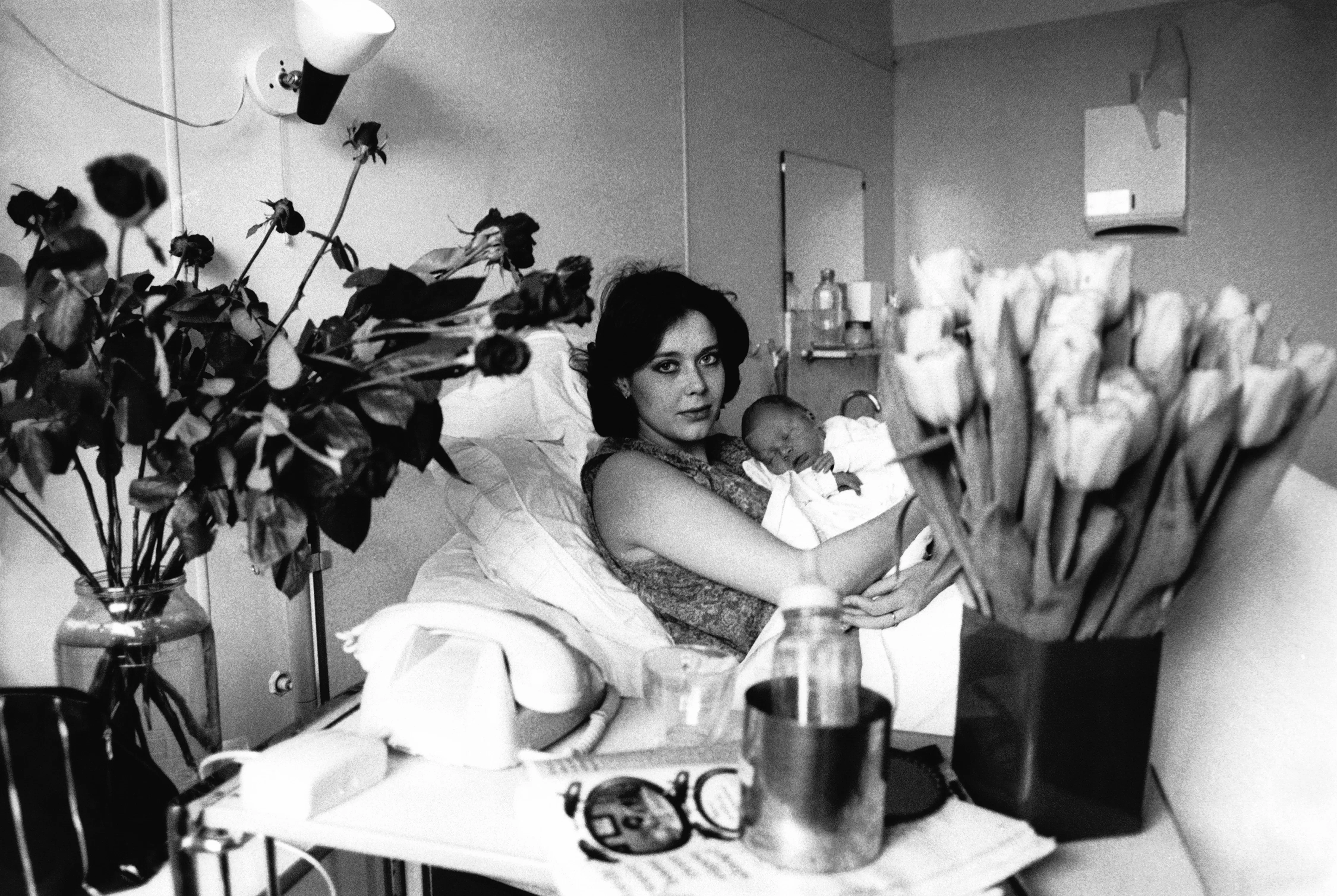 These Vintage Maternity Ward Photos Prove That Motherhood Is Timeless