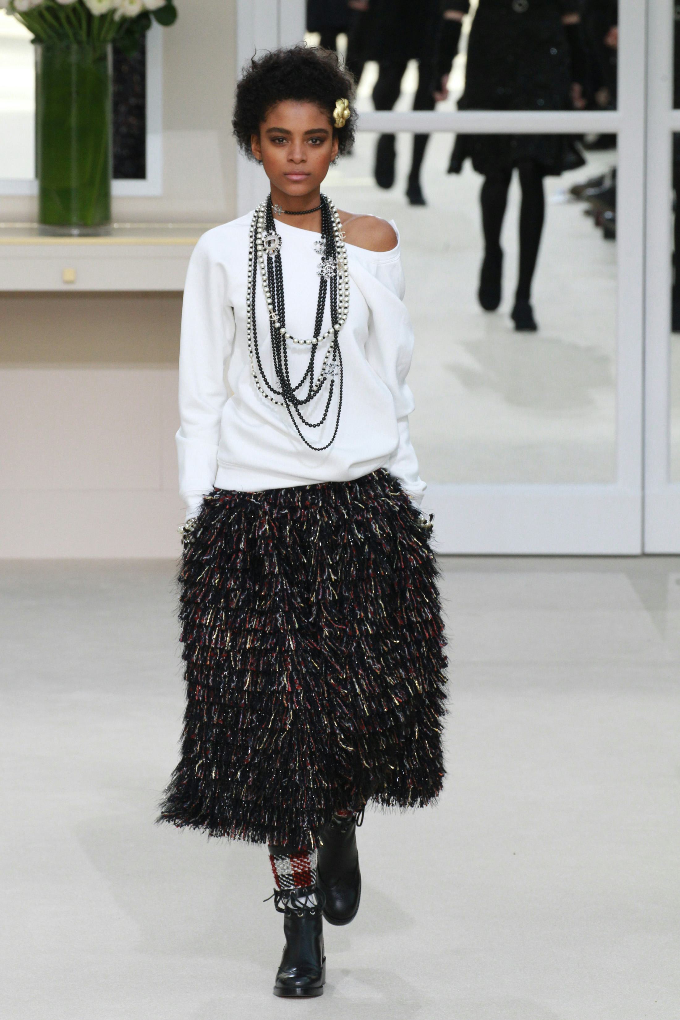 A History Of Chanel — From Its Beginnings To The Most Iconic Looks