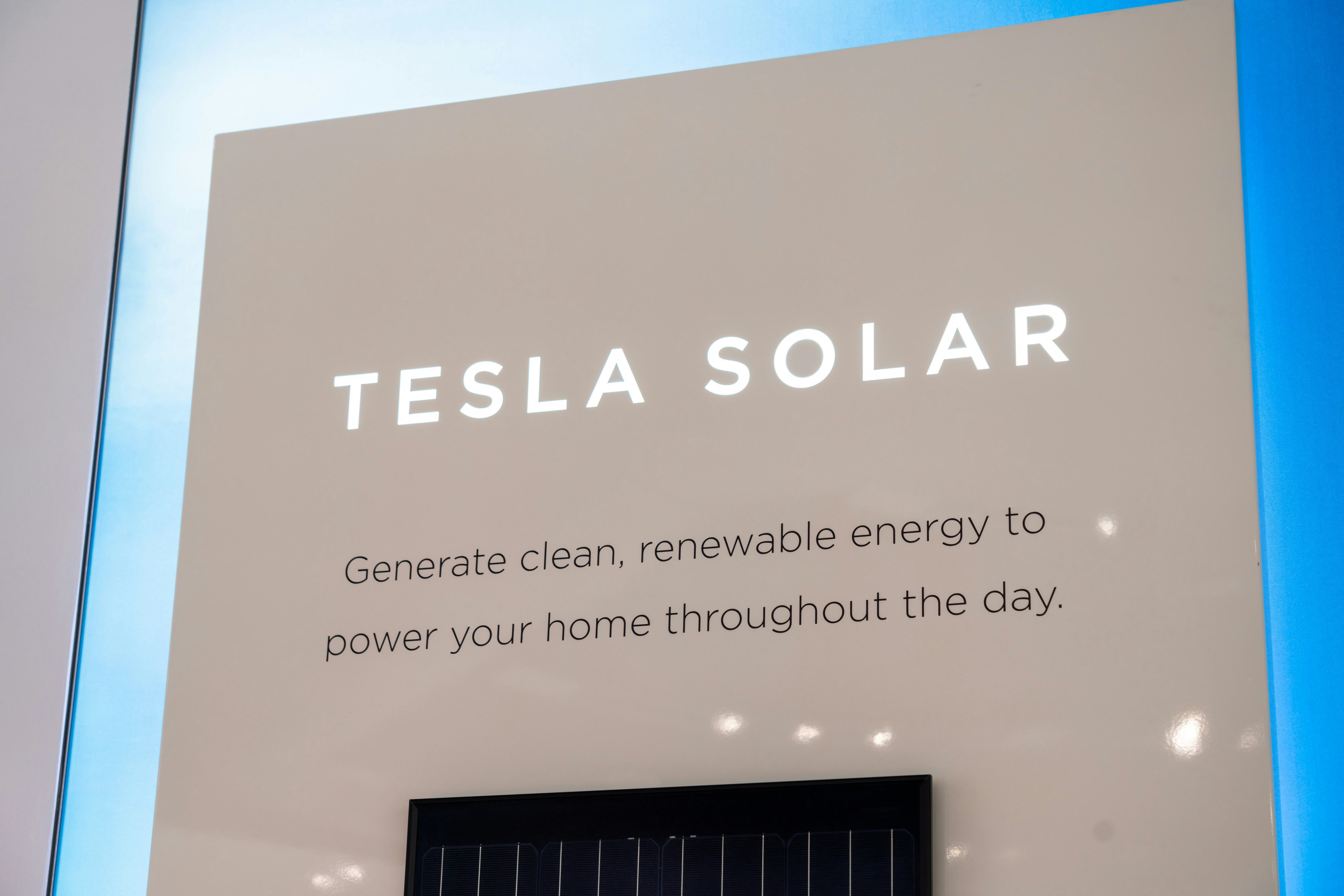 Giant Tesla Solar Roof: jaw-dropping video gets response from Elon Musk