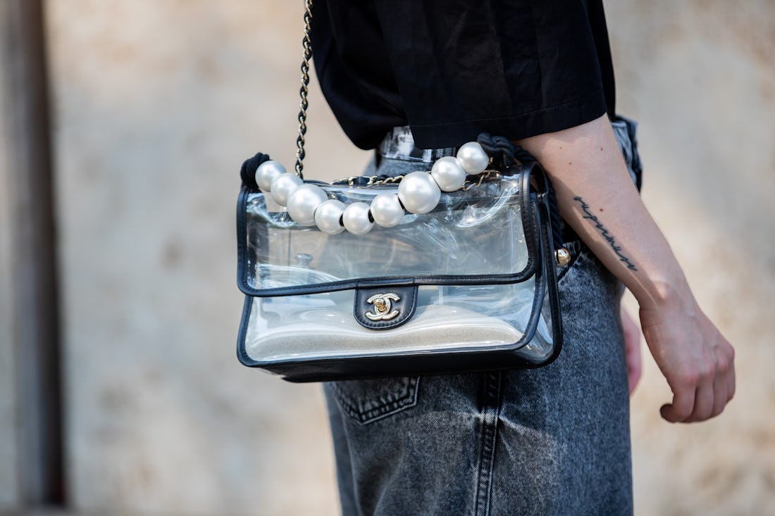 2021 Bag Trends To Shop, From Cloud Bags To Netted Totes