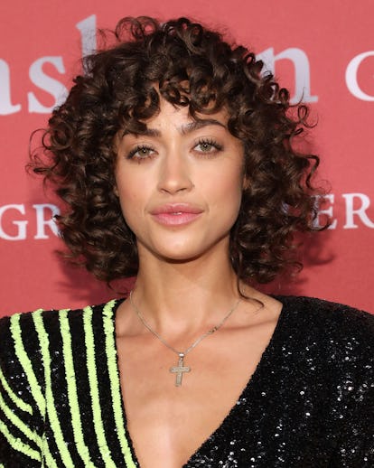 10 Ways To Style Bangs With Curly Hair That Are Far From Basic
