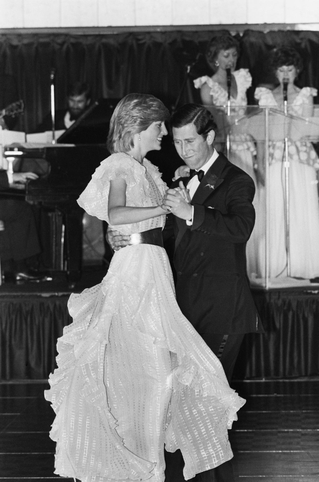 20 Photos Of Royals Dancing & Having An Absolute Ball