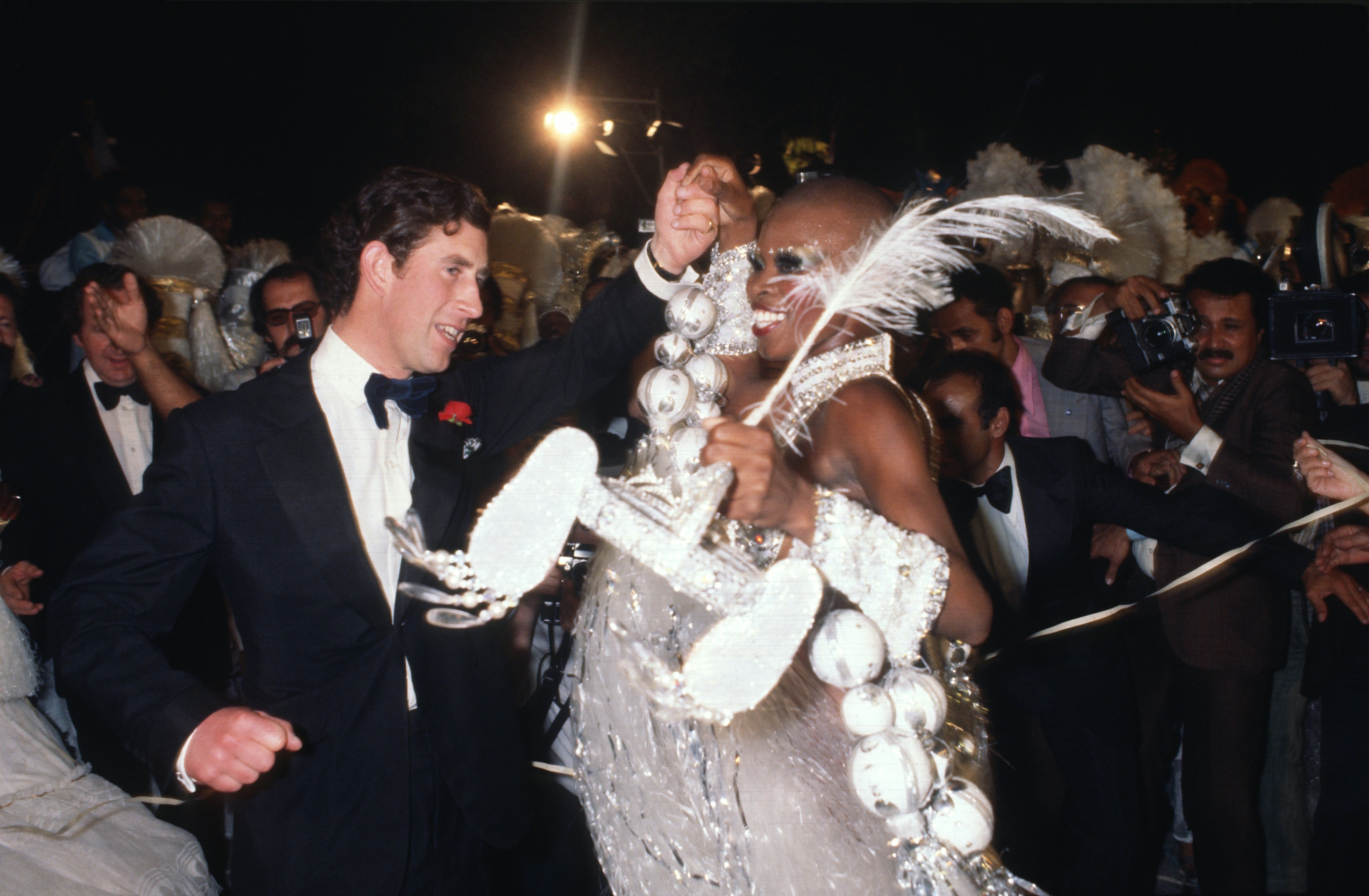 20 Photos Of Royals Dancing & Having An Absolute Ball