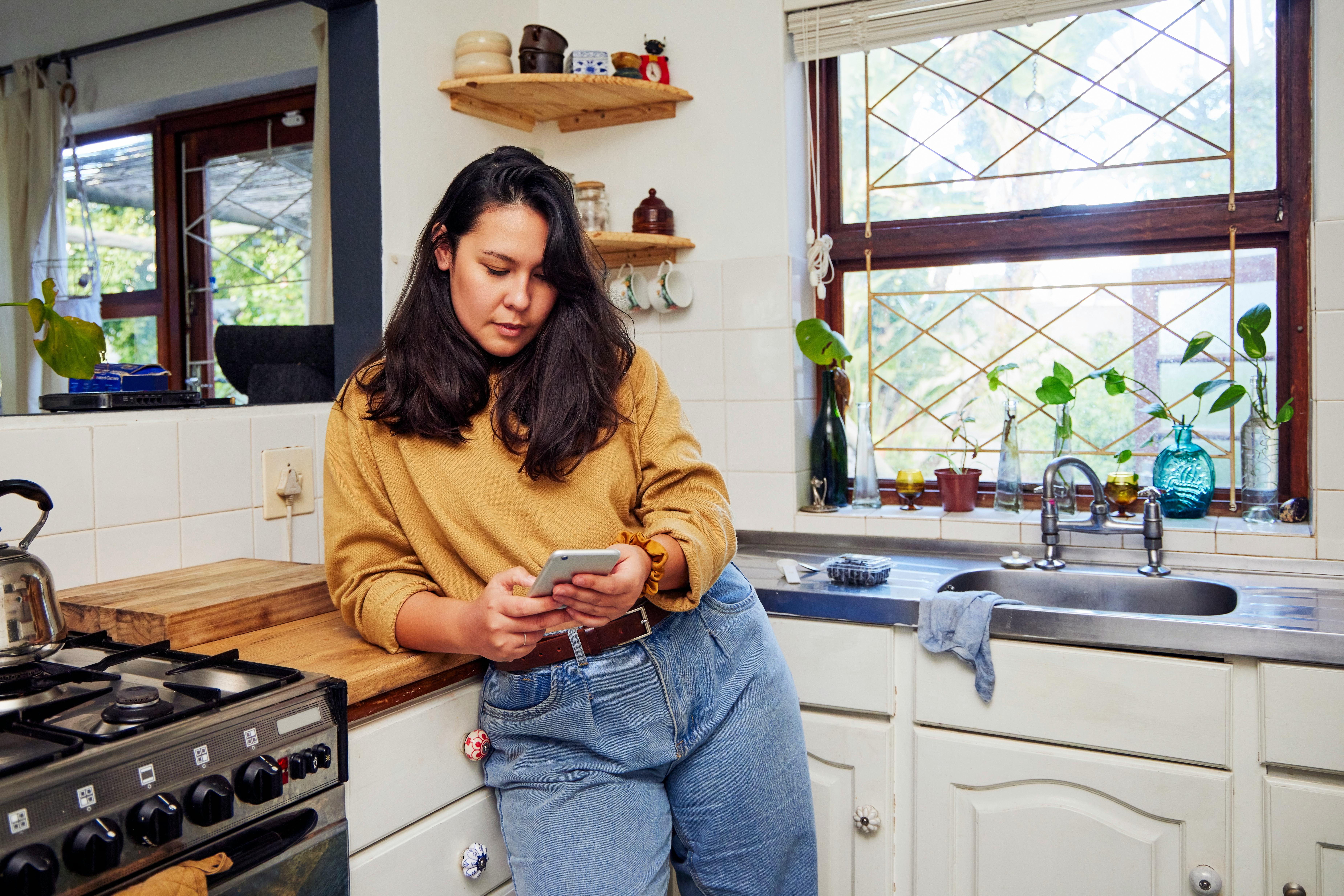 25 Texts To Send Someone Who's Stressed, According To Therapists