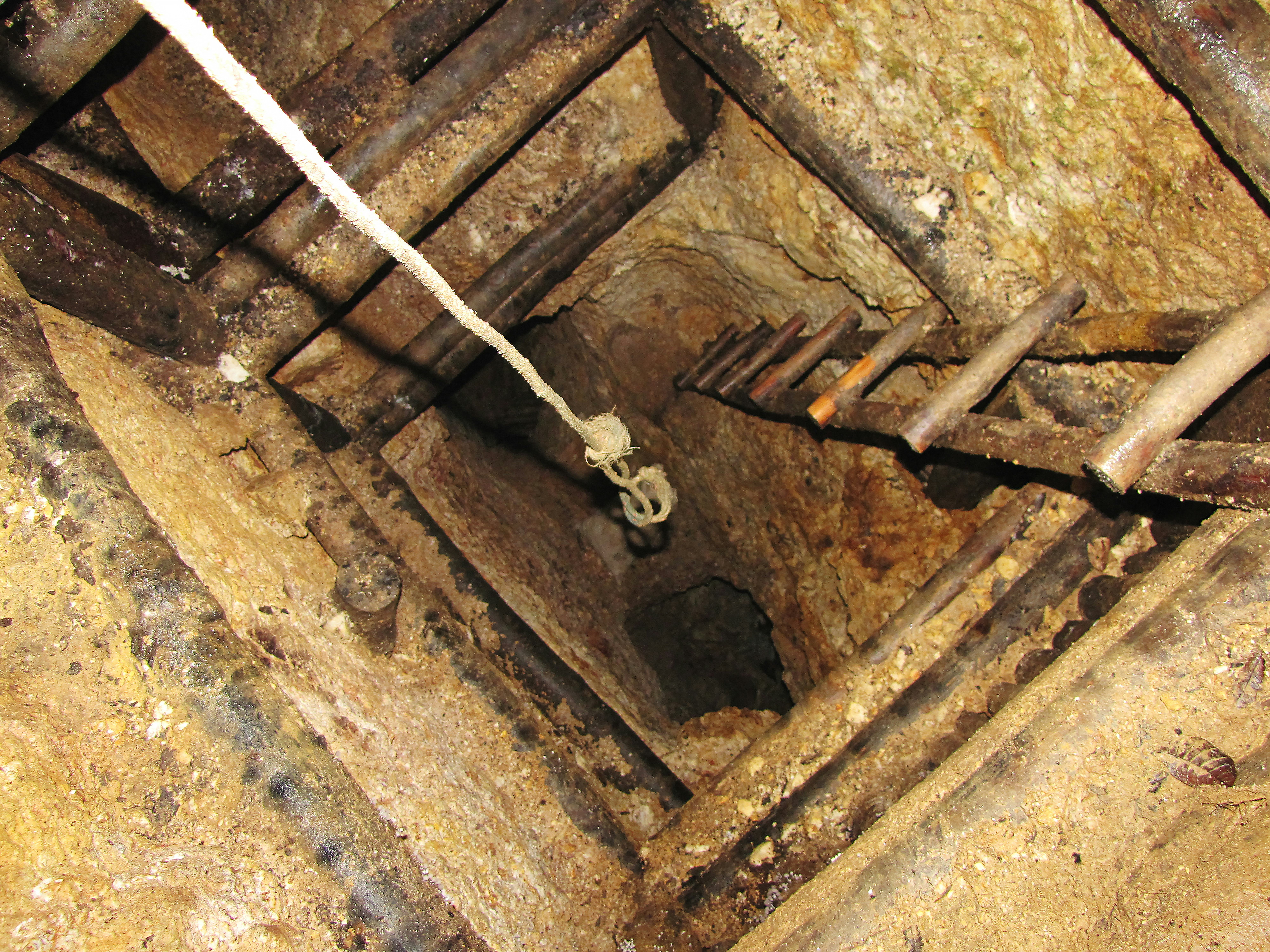 Look: Colliding zombie stars reveal the cosmic origins of a legendary metal