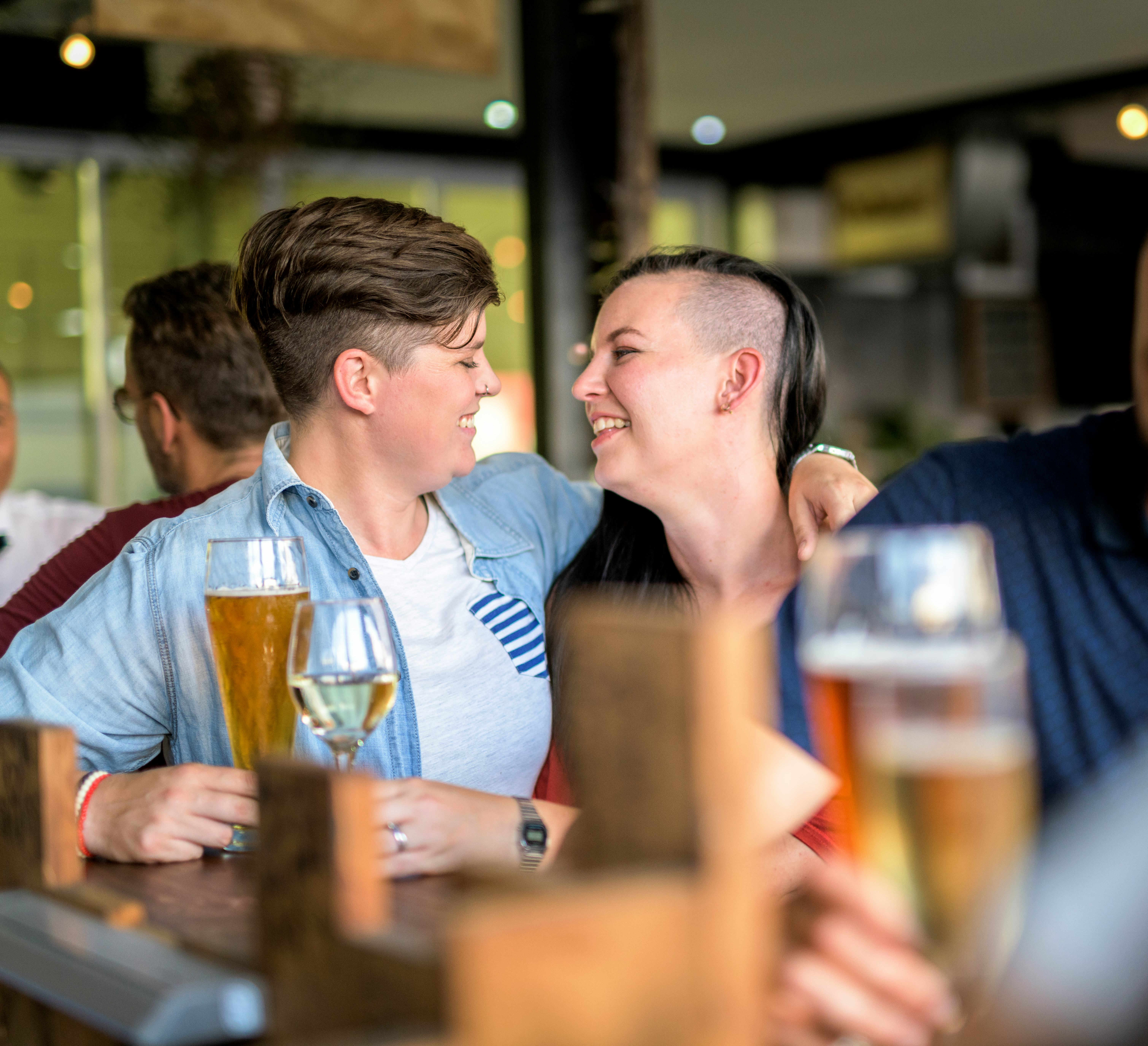 20 Responses To Hinge's "First Round Is On Me" Prompt That Stand Out