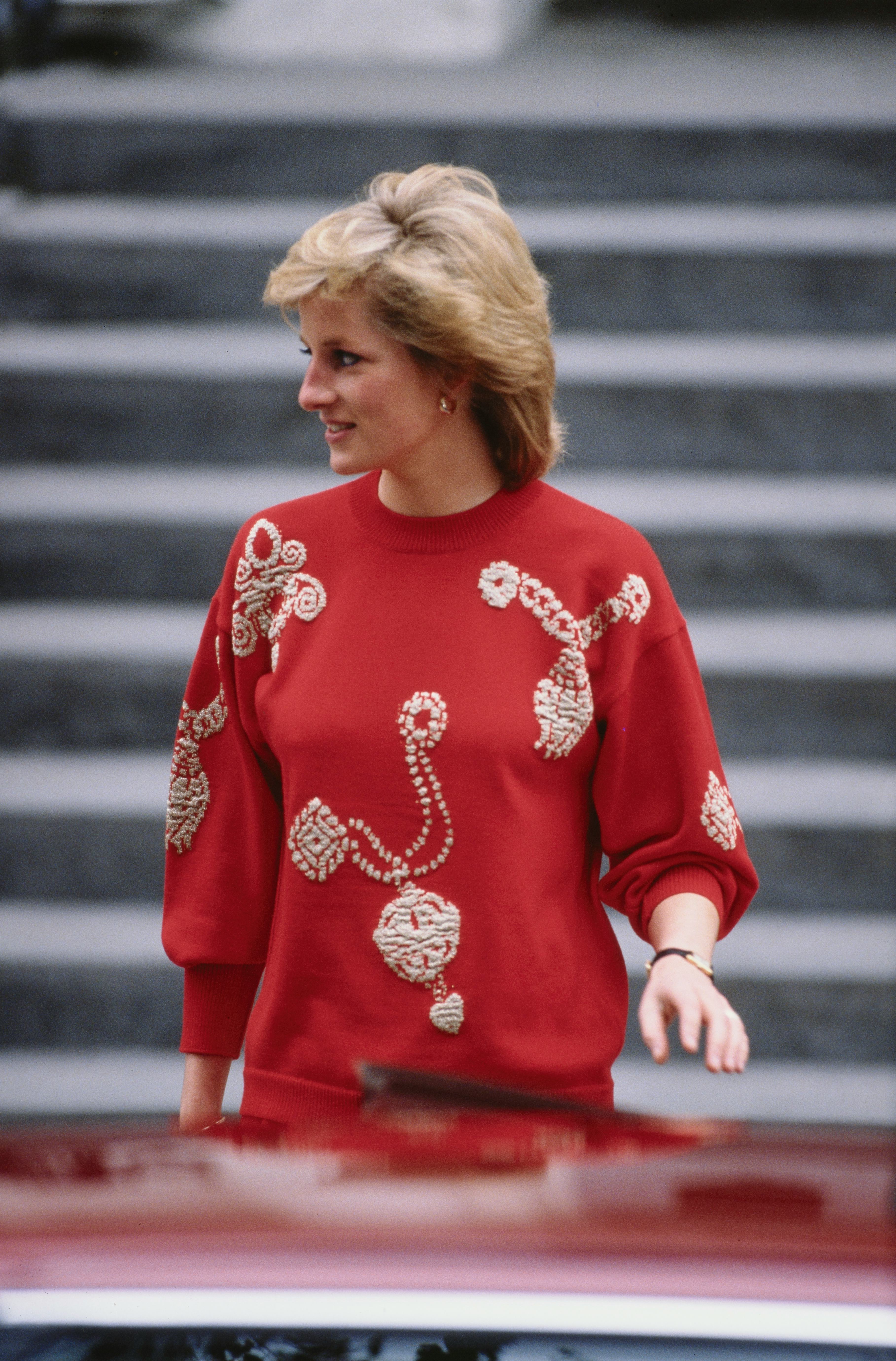 Princess Diana’s Favorite Sweaters Were All So Cozy & Joyful