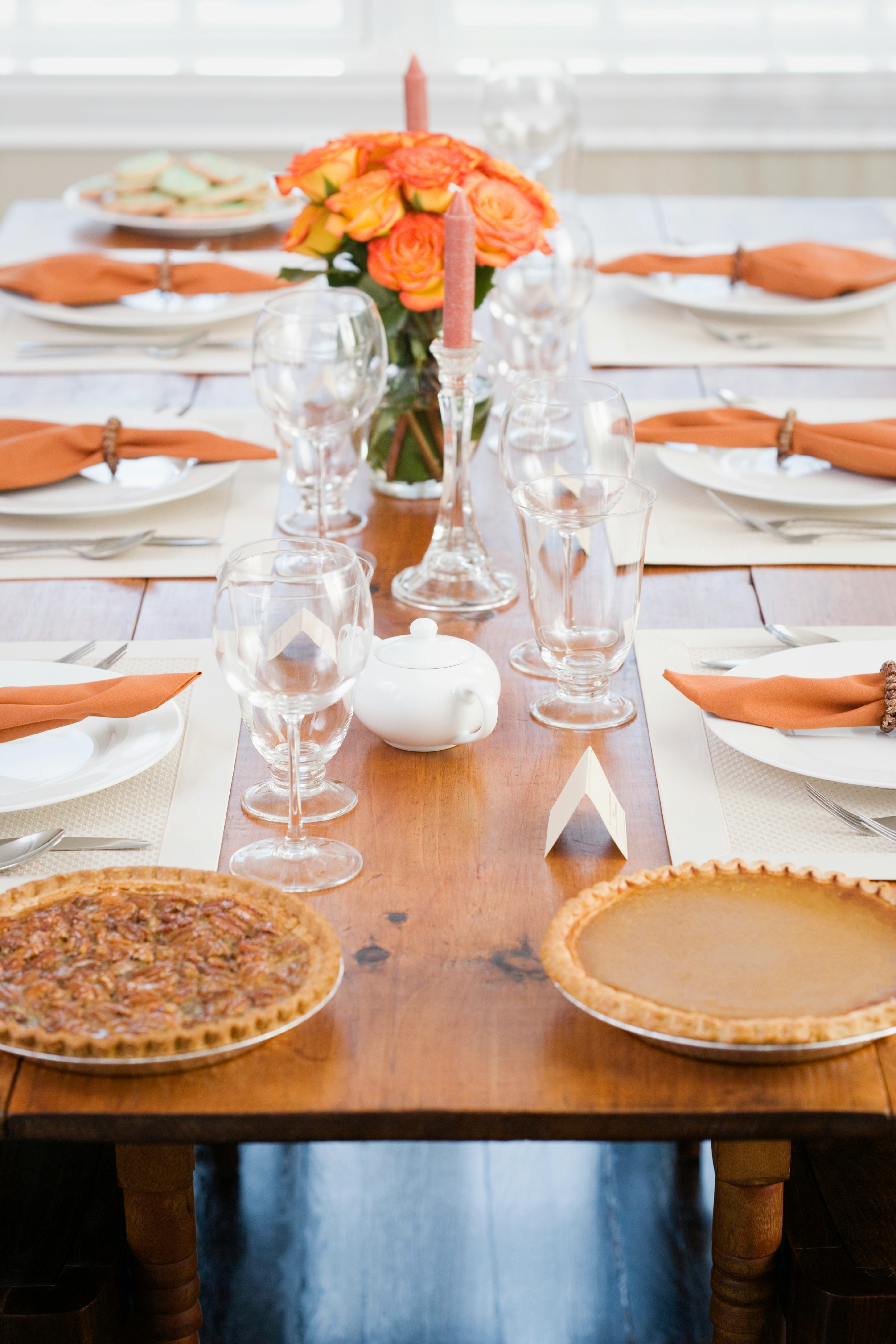 12 Thanksgiving Table Place Settings To Try For A Sweet Tablescape