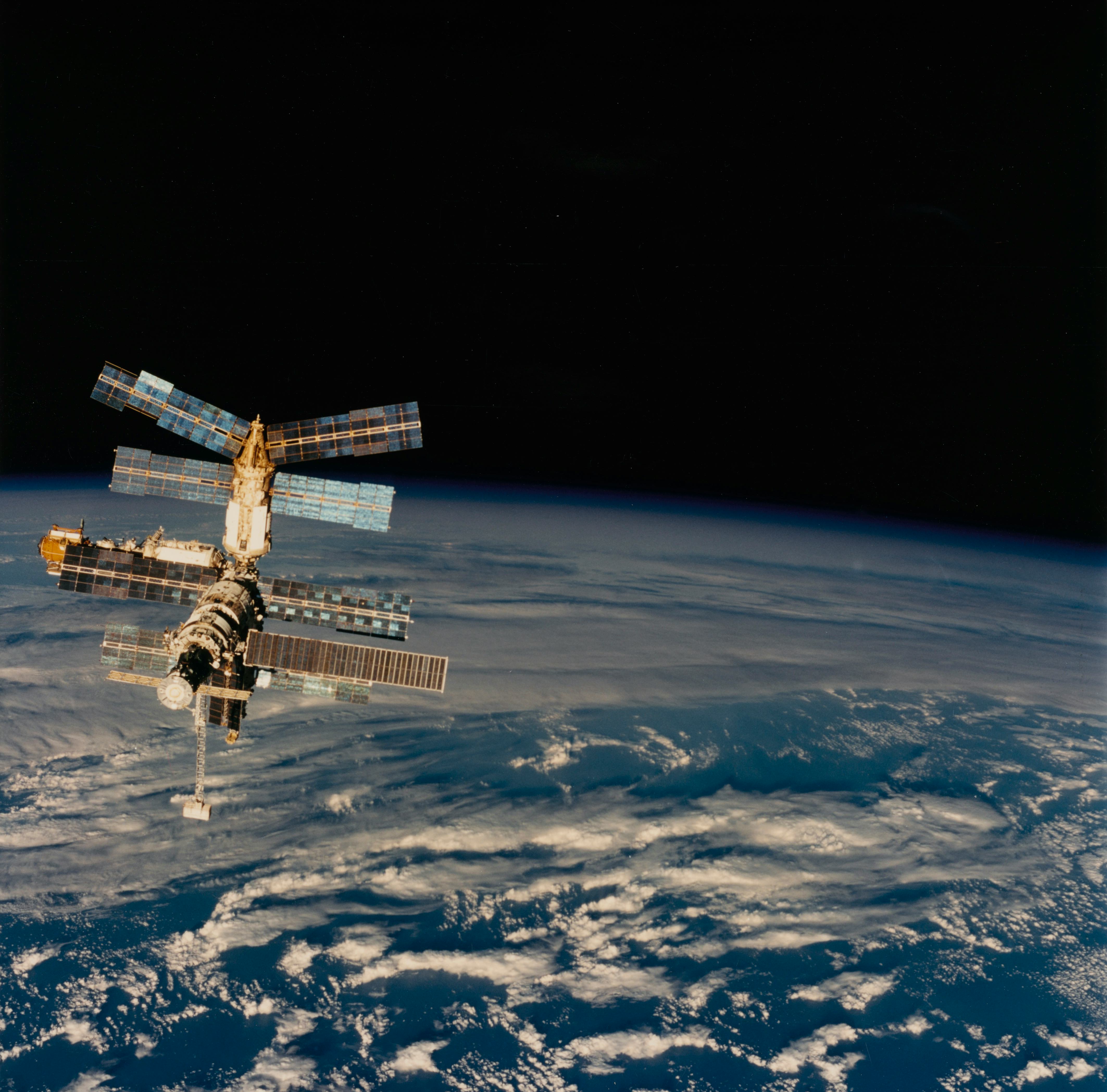 30 years ago, the fall of the USSR stranded a cosmonaut in space