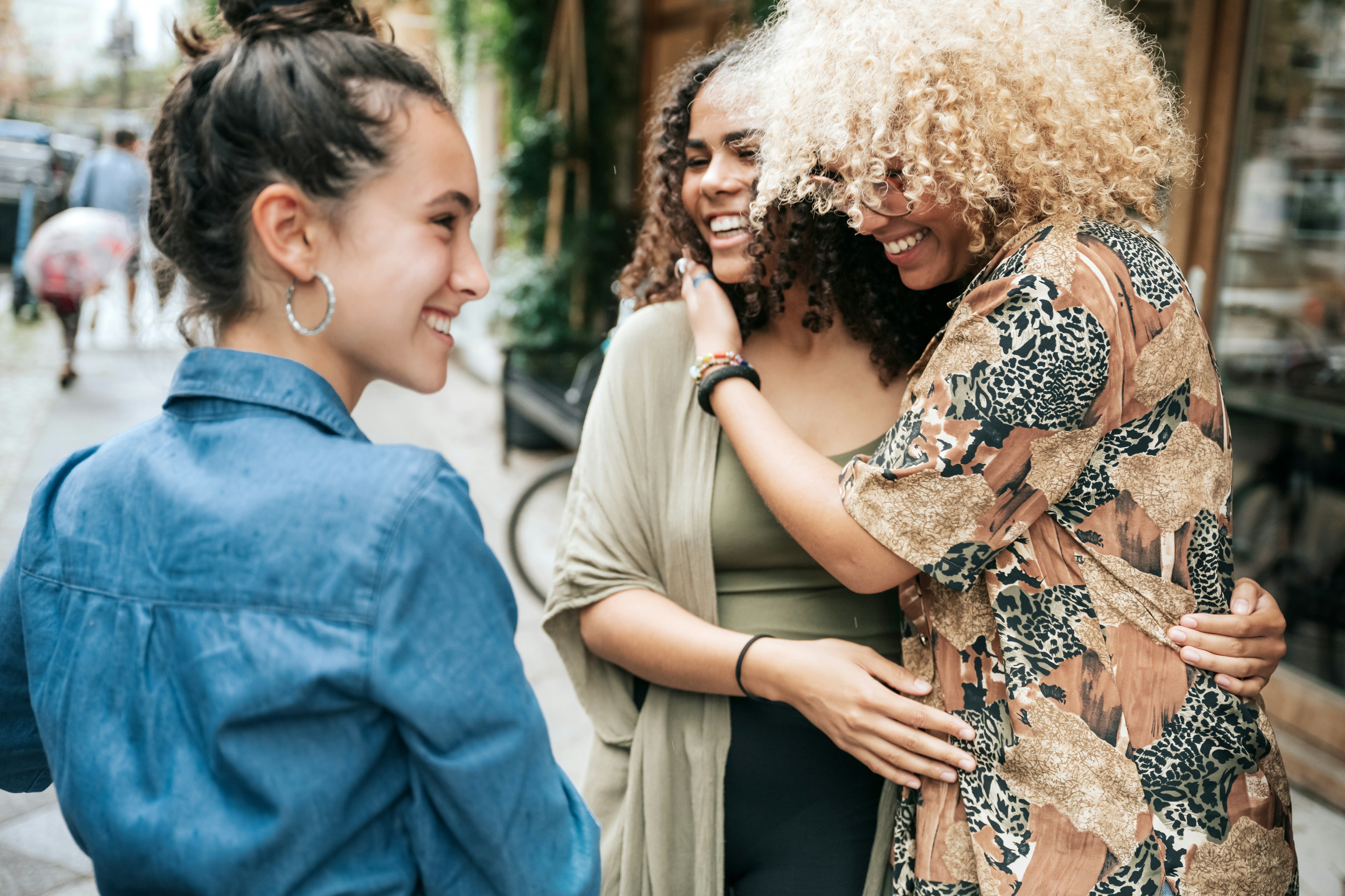 Why Don’t I Have Female Friends? Relationship Experts Explain Their ...