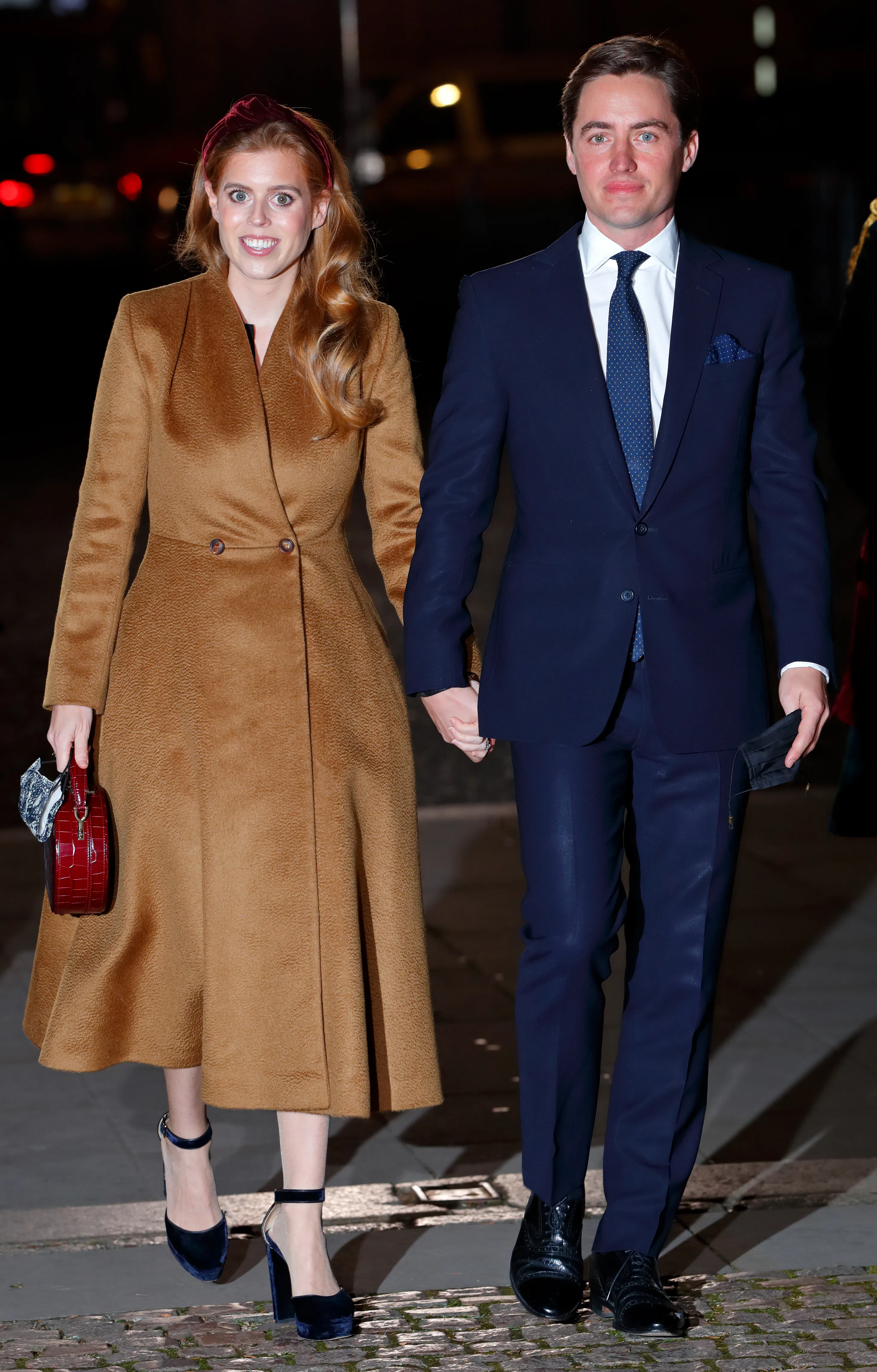 Princess Beatrice & Pippa Middleton Matched In Elegant Coats For A ...