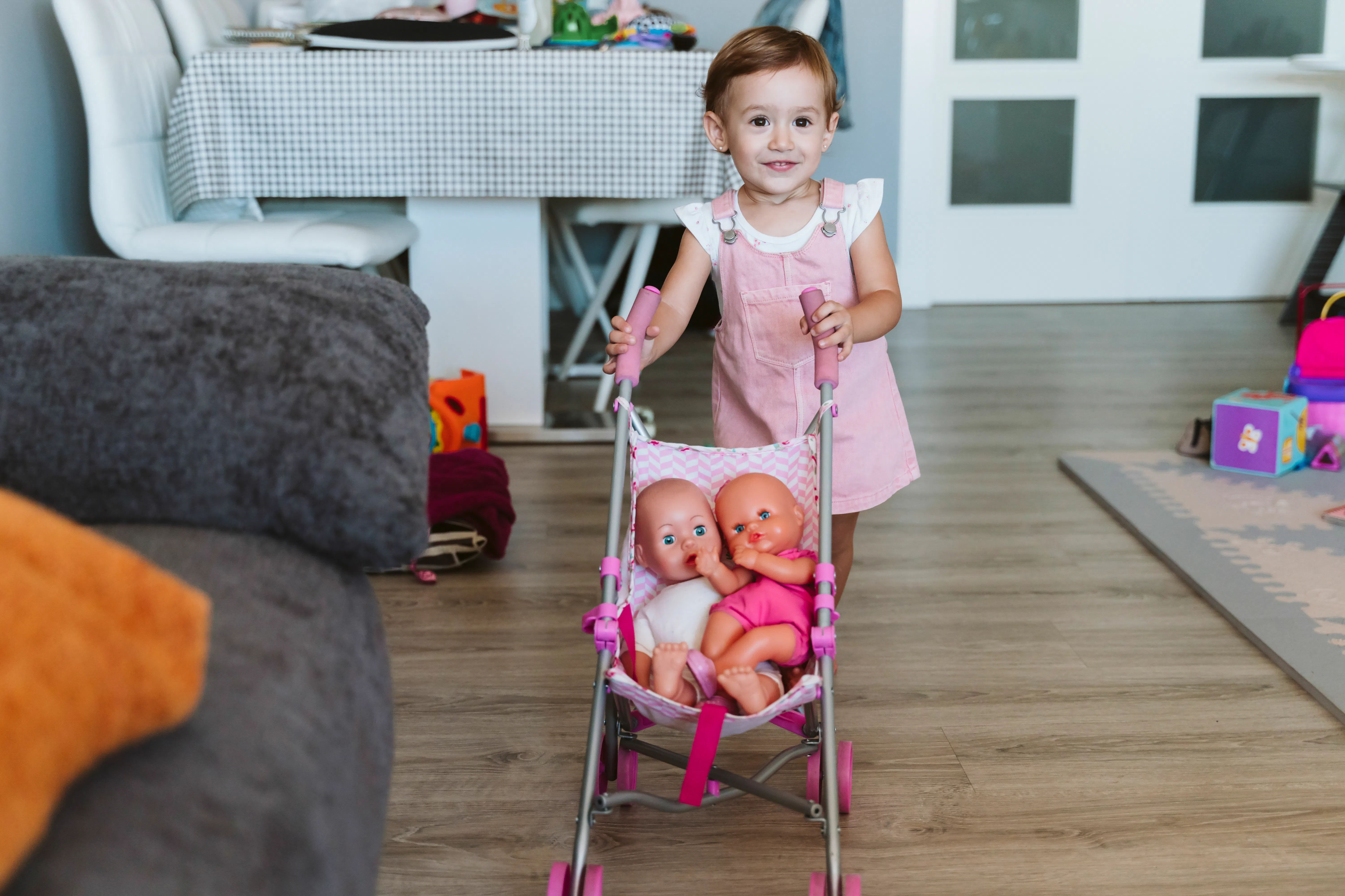 6 Older Sibling Behaviors New Babies Bring Out, From Independence To ...