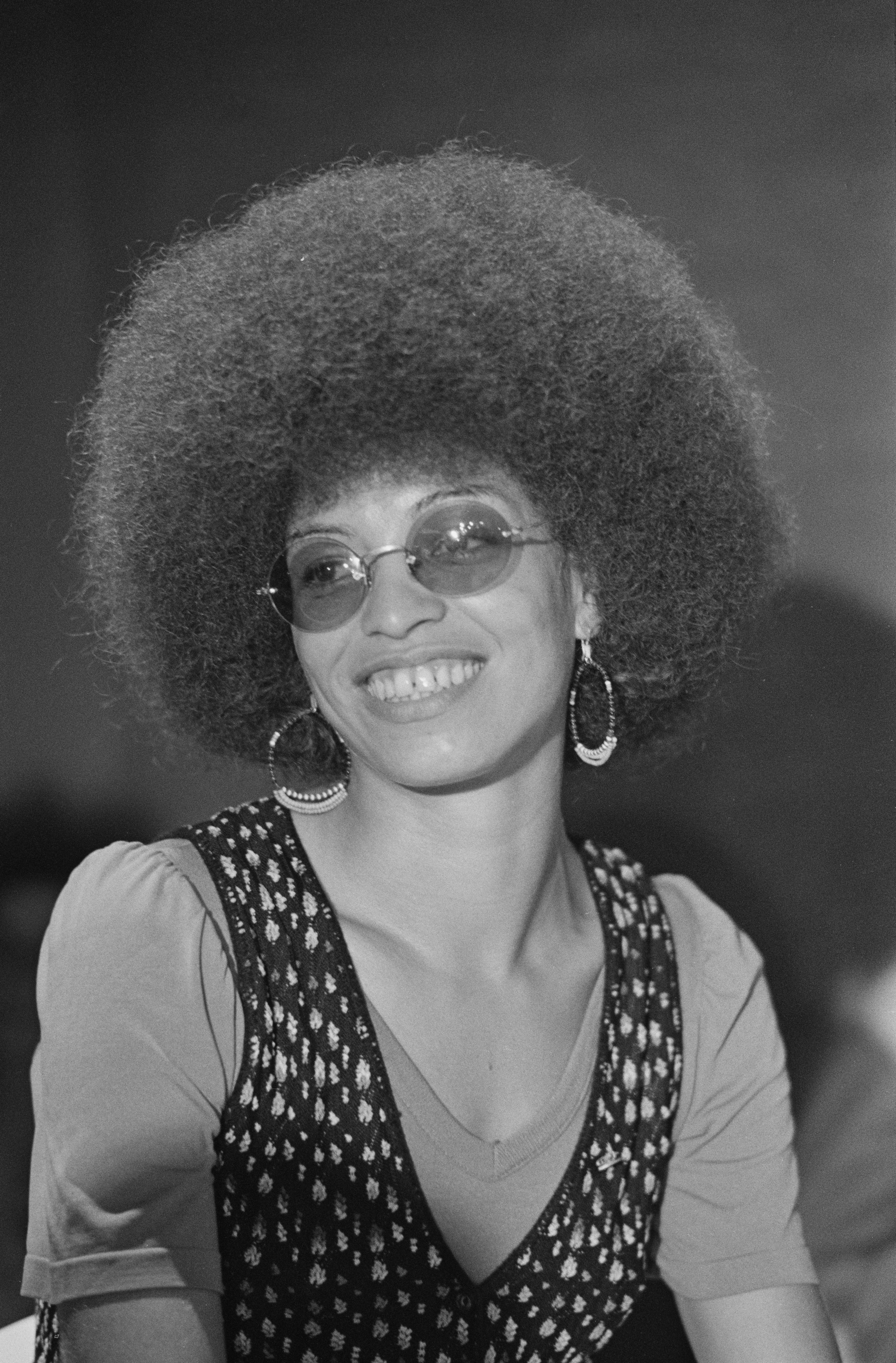 The 8 Most Iconic Signature Hairstyles Of All Time — From Hollywood ...