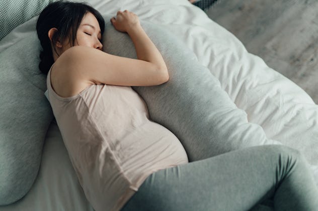 7 Signs Your Baby Has Dropped & Is On The Way