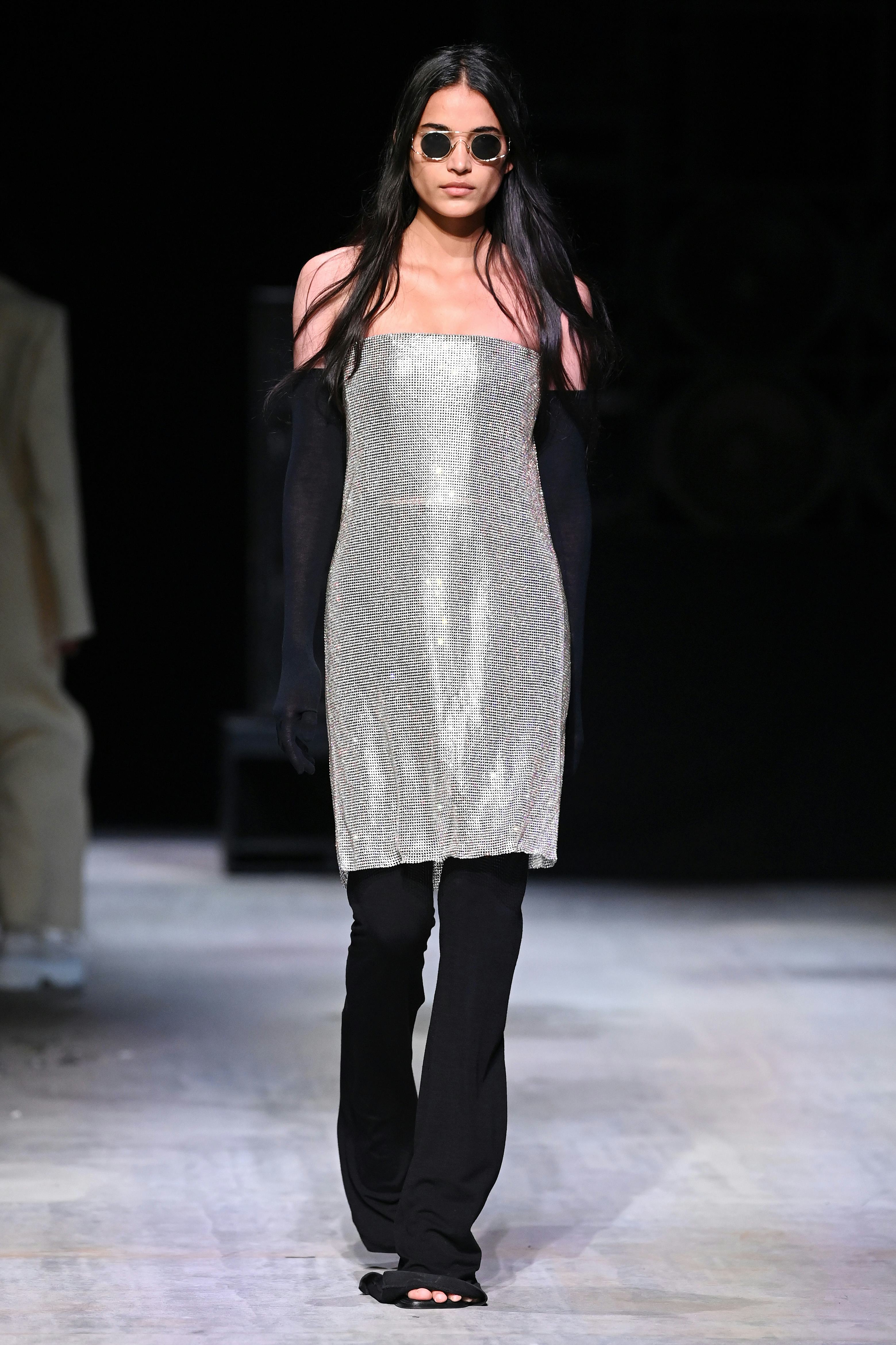 7 2000s-Inspired Fashion Week Trends, From Halters To Cut-Outs