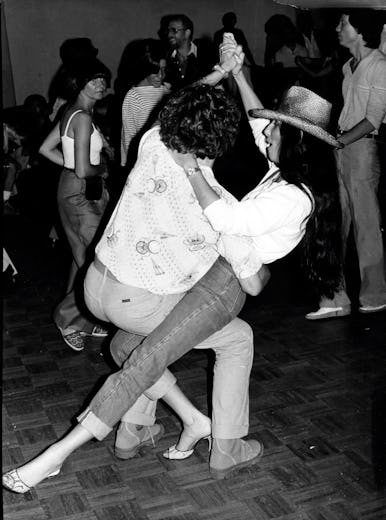 22 Vintage 1970s Photos Of Celebs Partying At Studio 54