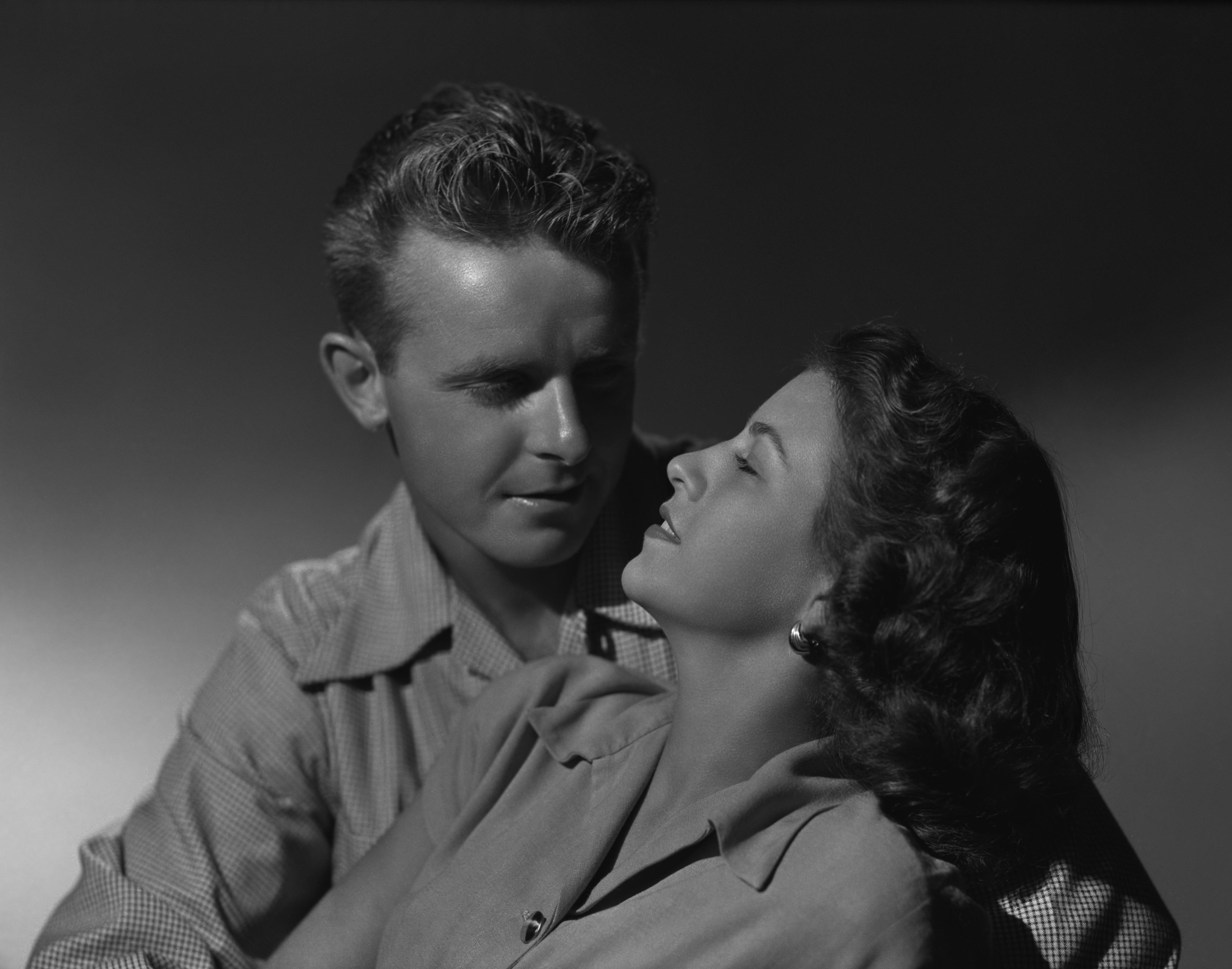 7,325 online daters reveal what men and women actually want