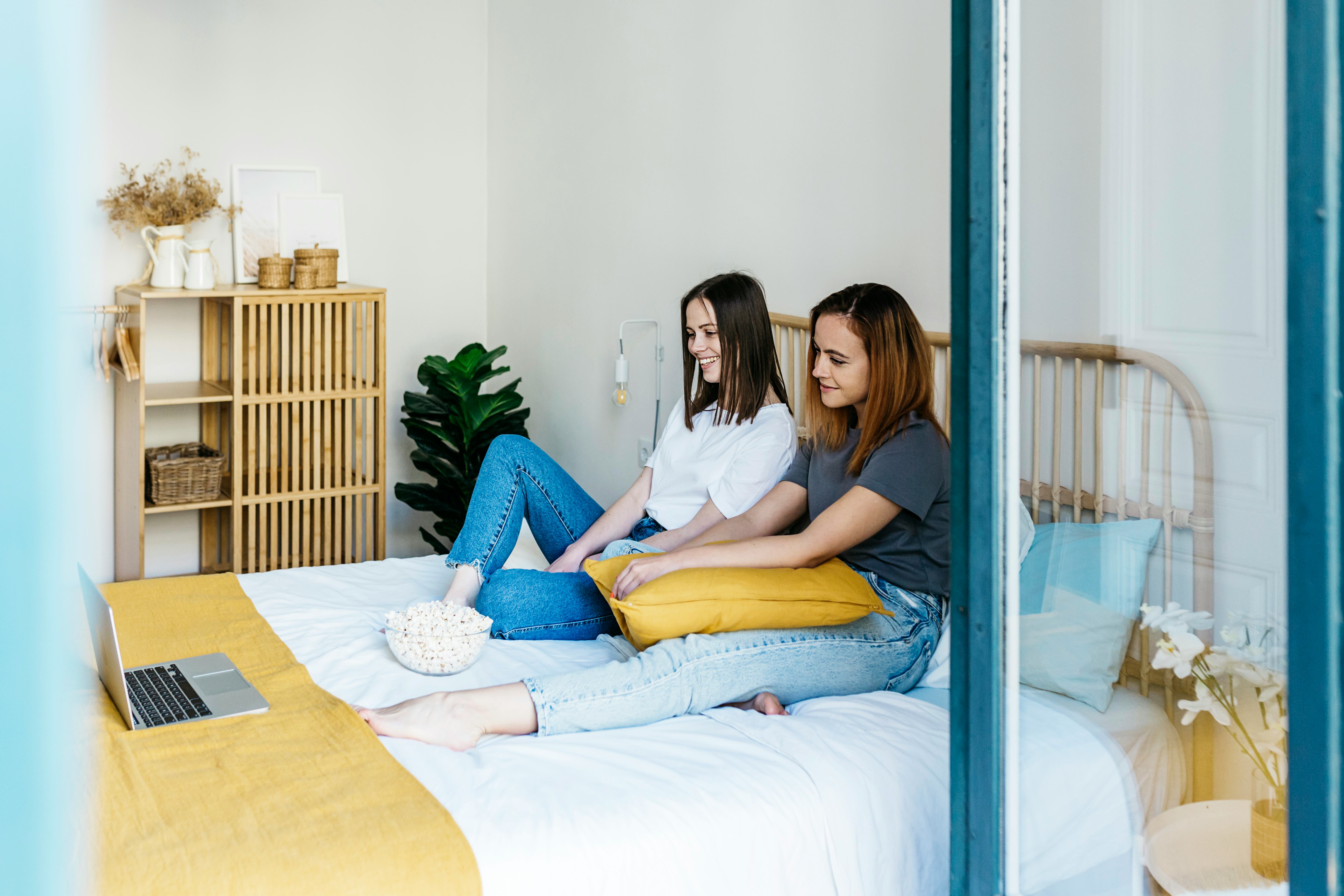 7 Signs Your Partner May Be Attracted To Someone Else, But Hasn't Acted ...