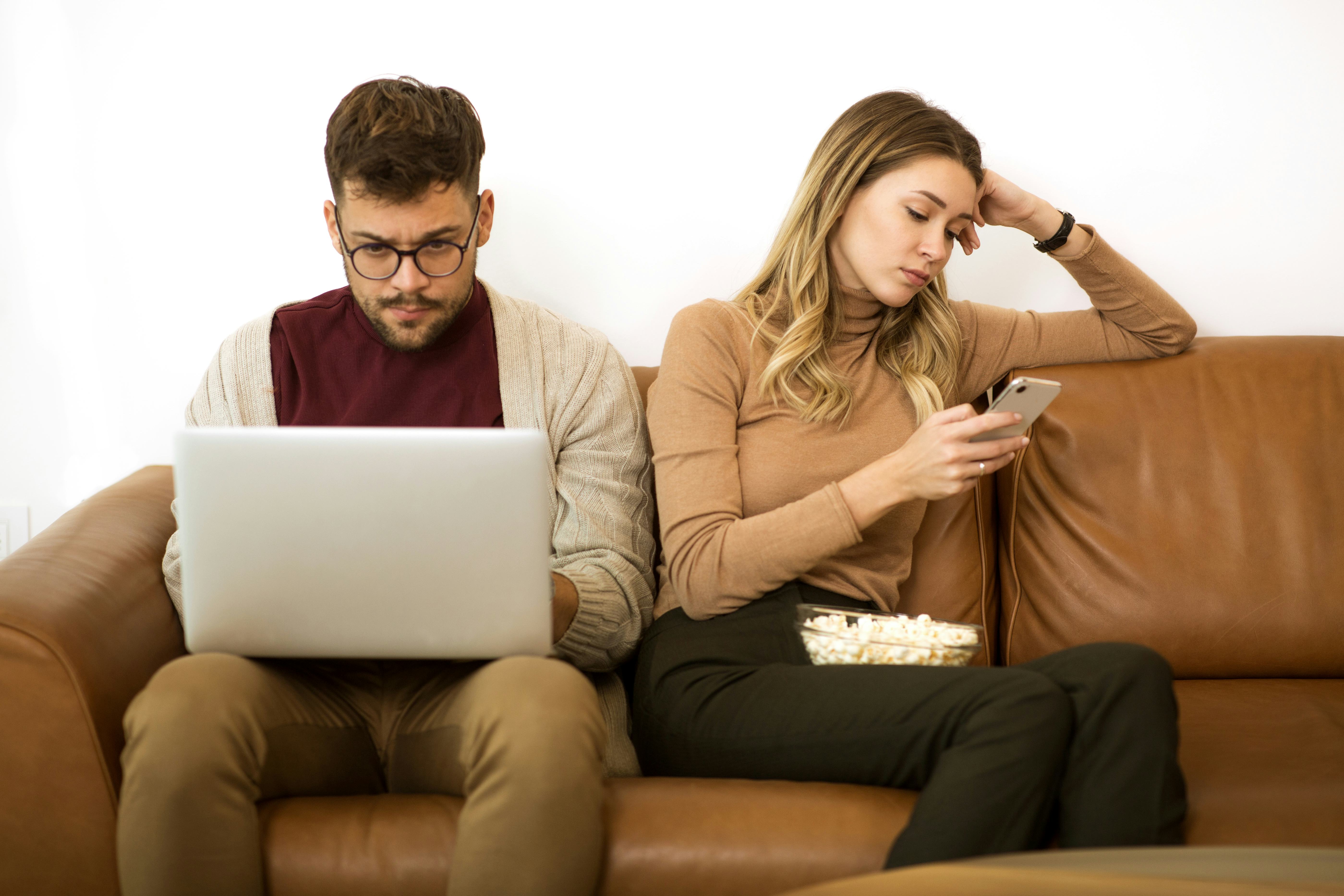 If You Get Bored Easily In Relationships, Experts Say These 13 Reasons ...