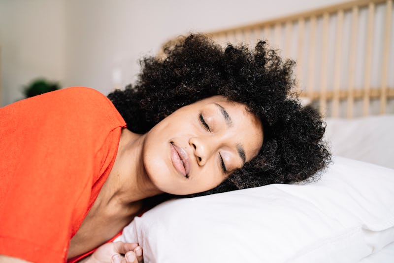 What Does It Mean If You Fall Asleep Quickly & Wake Up After 2 Hours?