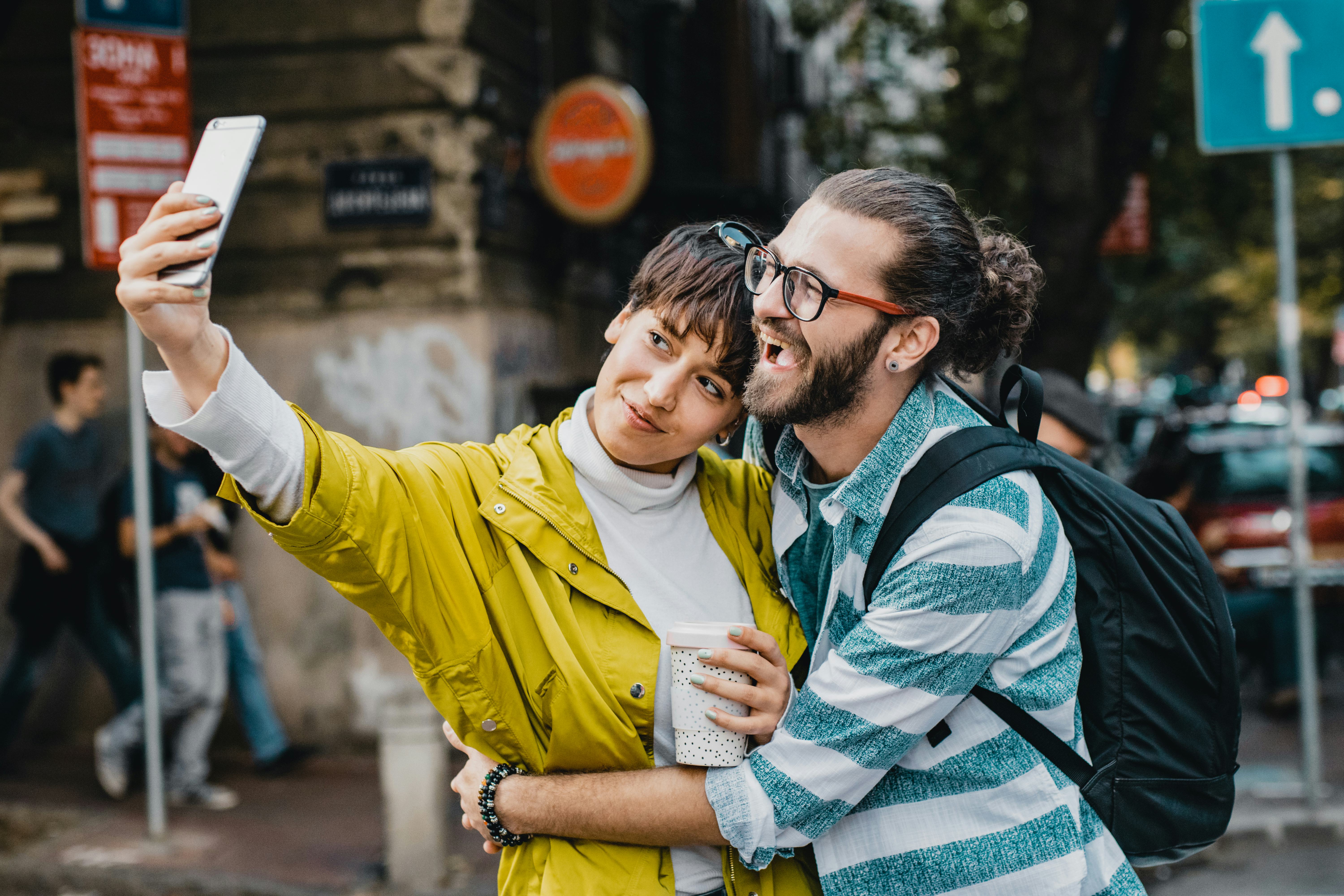 Here's When To Start Calling Someone Babe, According To Experts