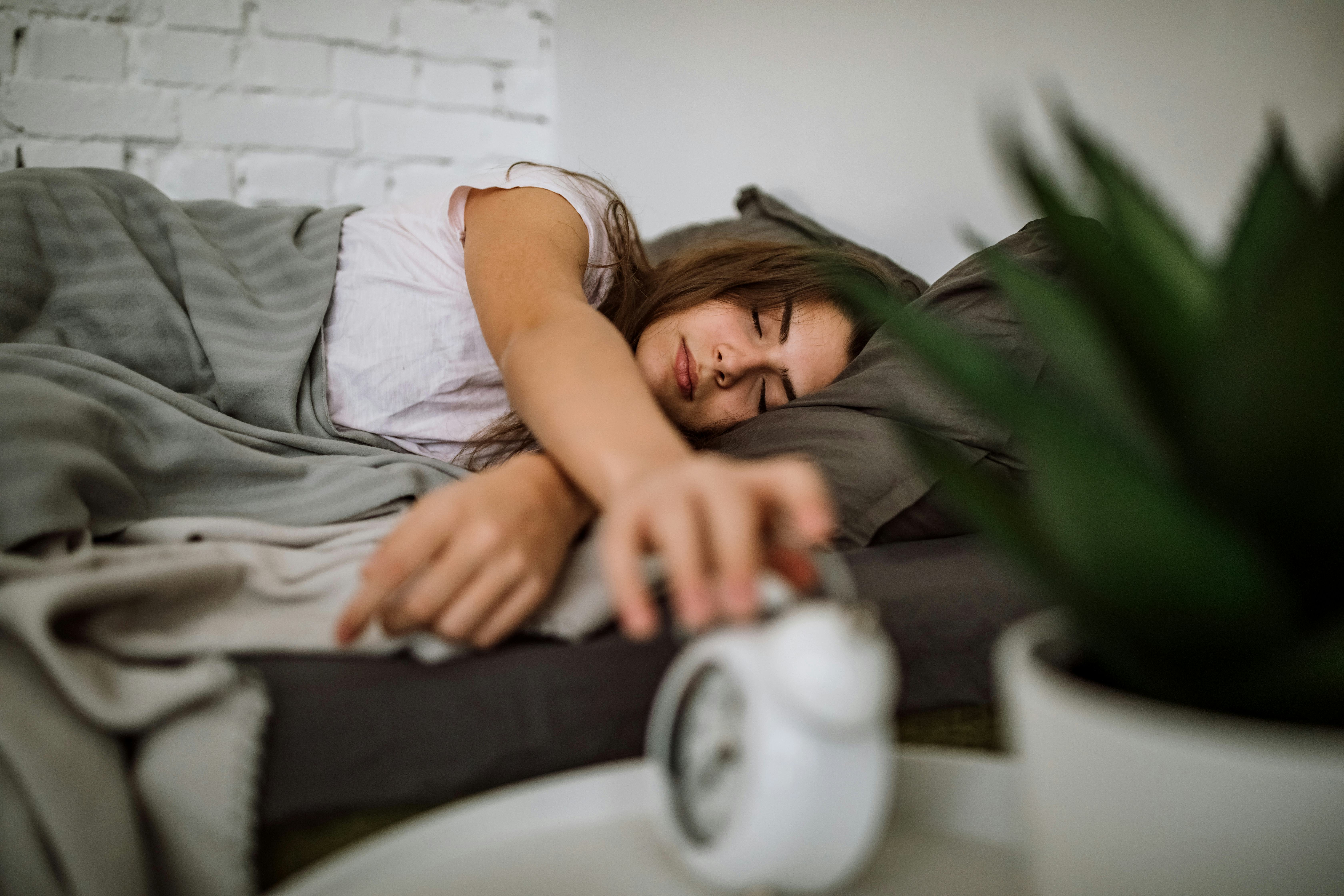 13 Weird Ways To Wake Yourself Up ASAP, Because Being Tired Is The Worst