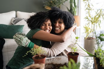 20 Best Gifts For Single Moms Who Are Truly Doing It All & Deserve The Best