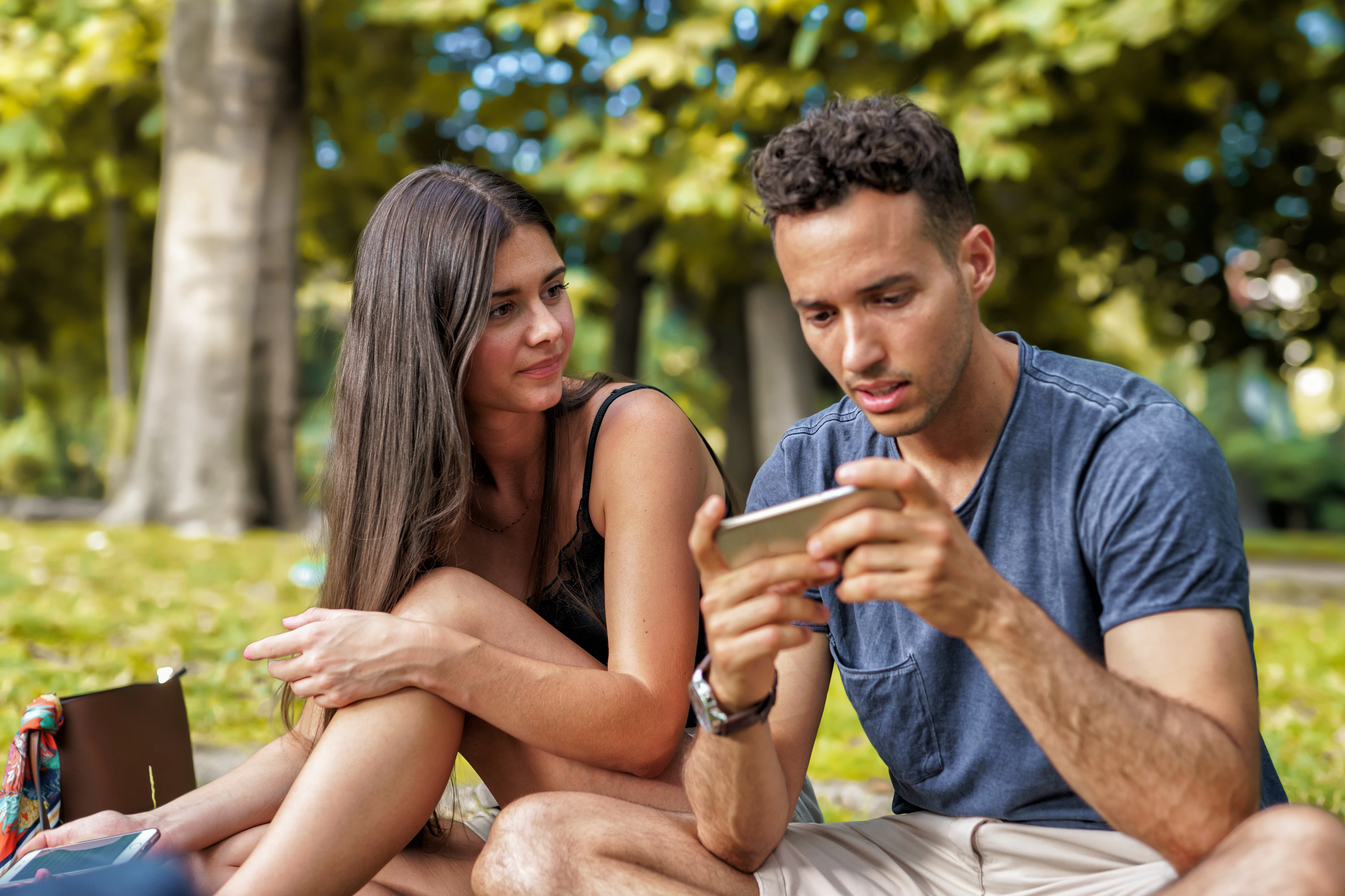 Here's When Talking About Exes Too Much Can Become A Relationship Red Flag