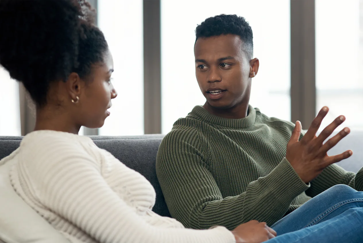 13 Signs Your Partner Is Possessive — & What Experts Say To Do About It