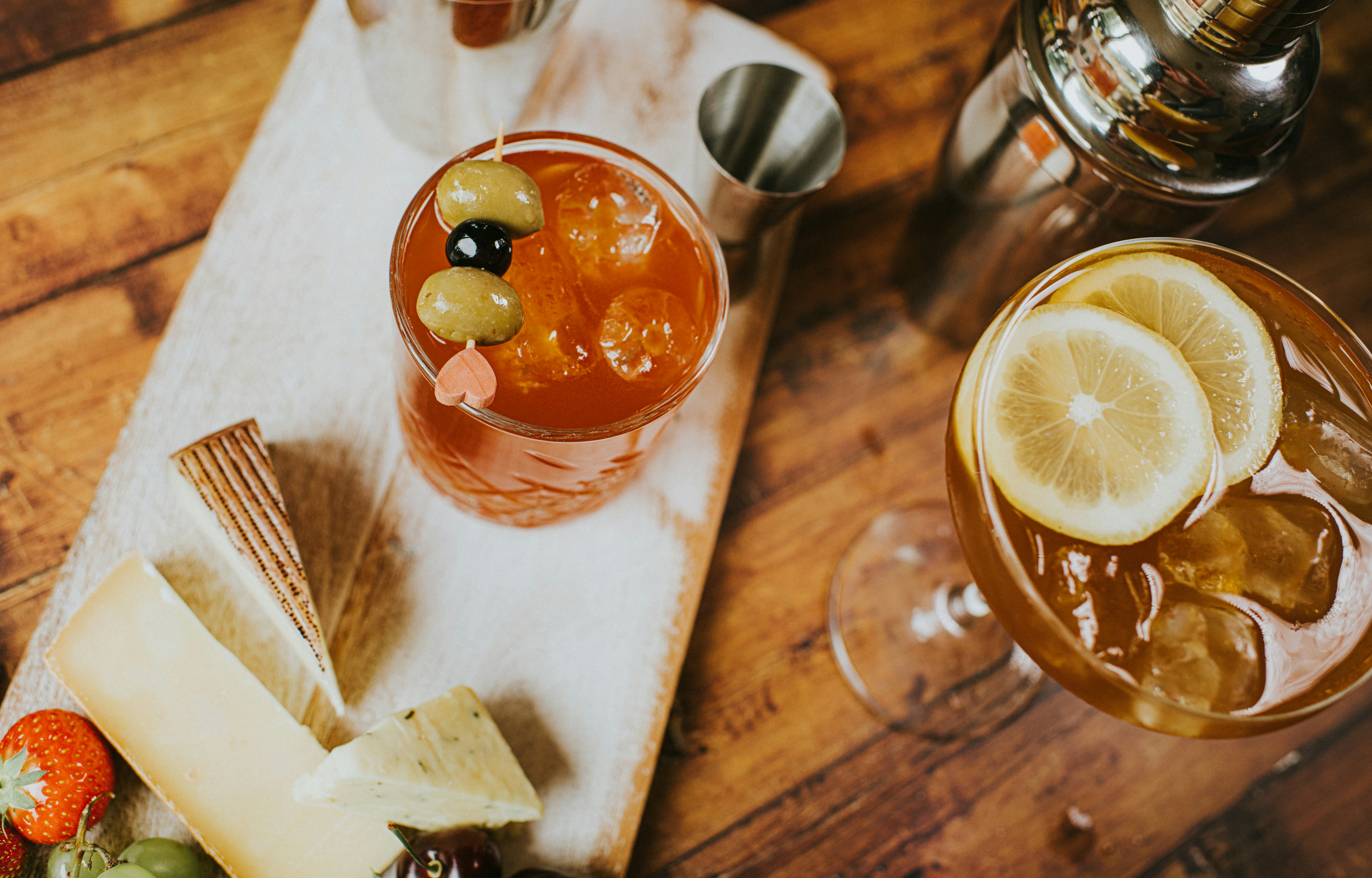 8 Cocktail & Cheese Pairings To Try At Your Next Outdoor Party