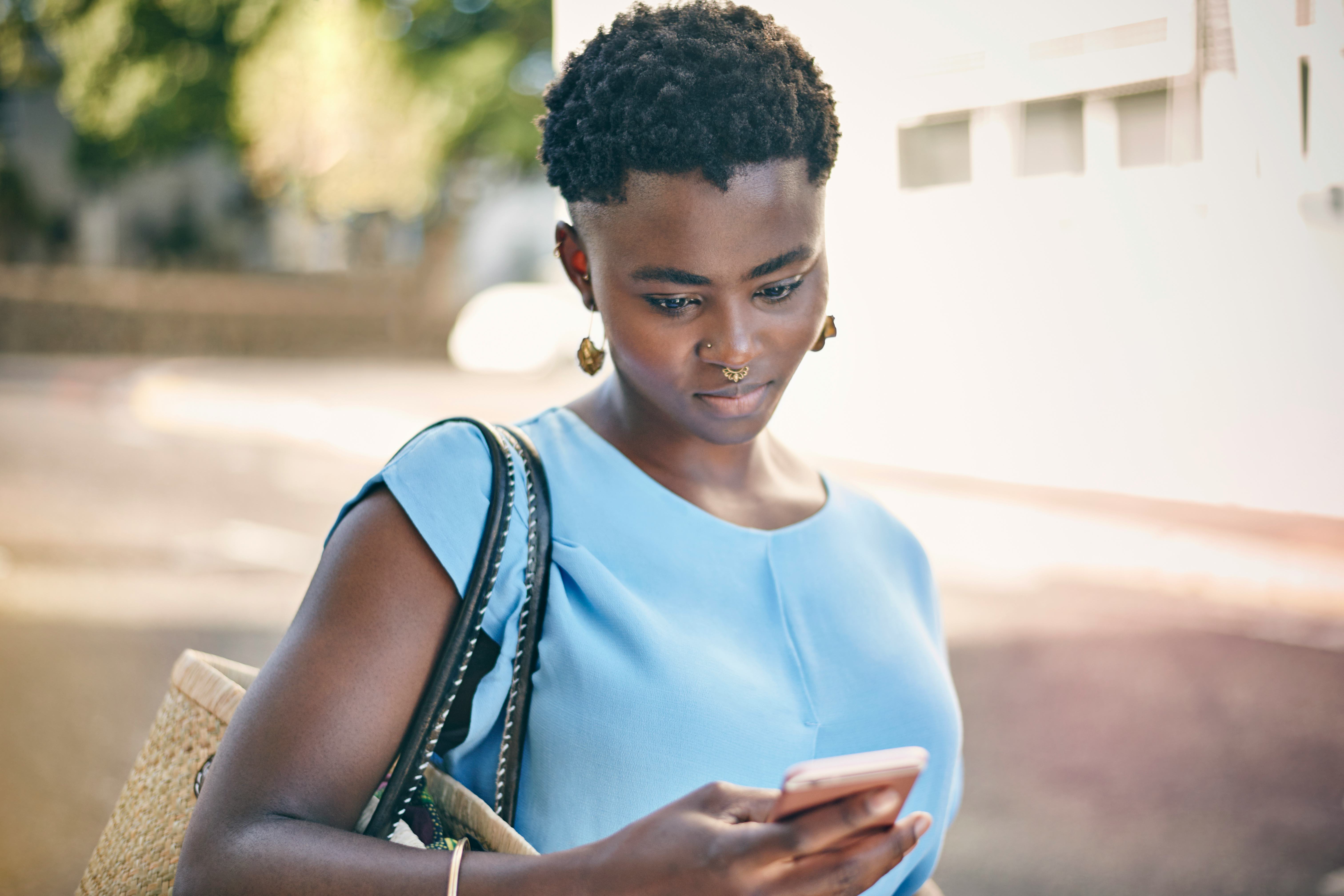 If Someone's A Bad Texter But Great In Person, Here's How To Deal