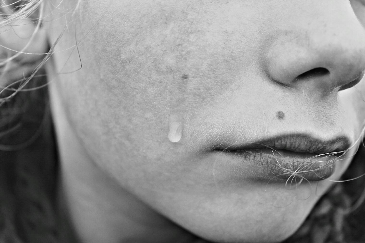 13 Signs Youre Being Manipulated In A Relationship According To Experts