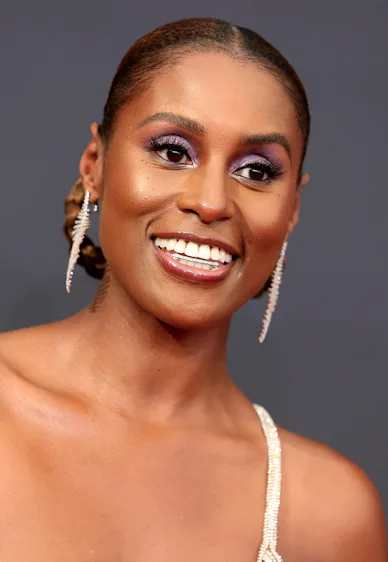 Issa Rae’s 2021 Emmys Beauty Look Includes a Diamond Grill and A $3 e.l ...