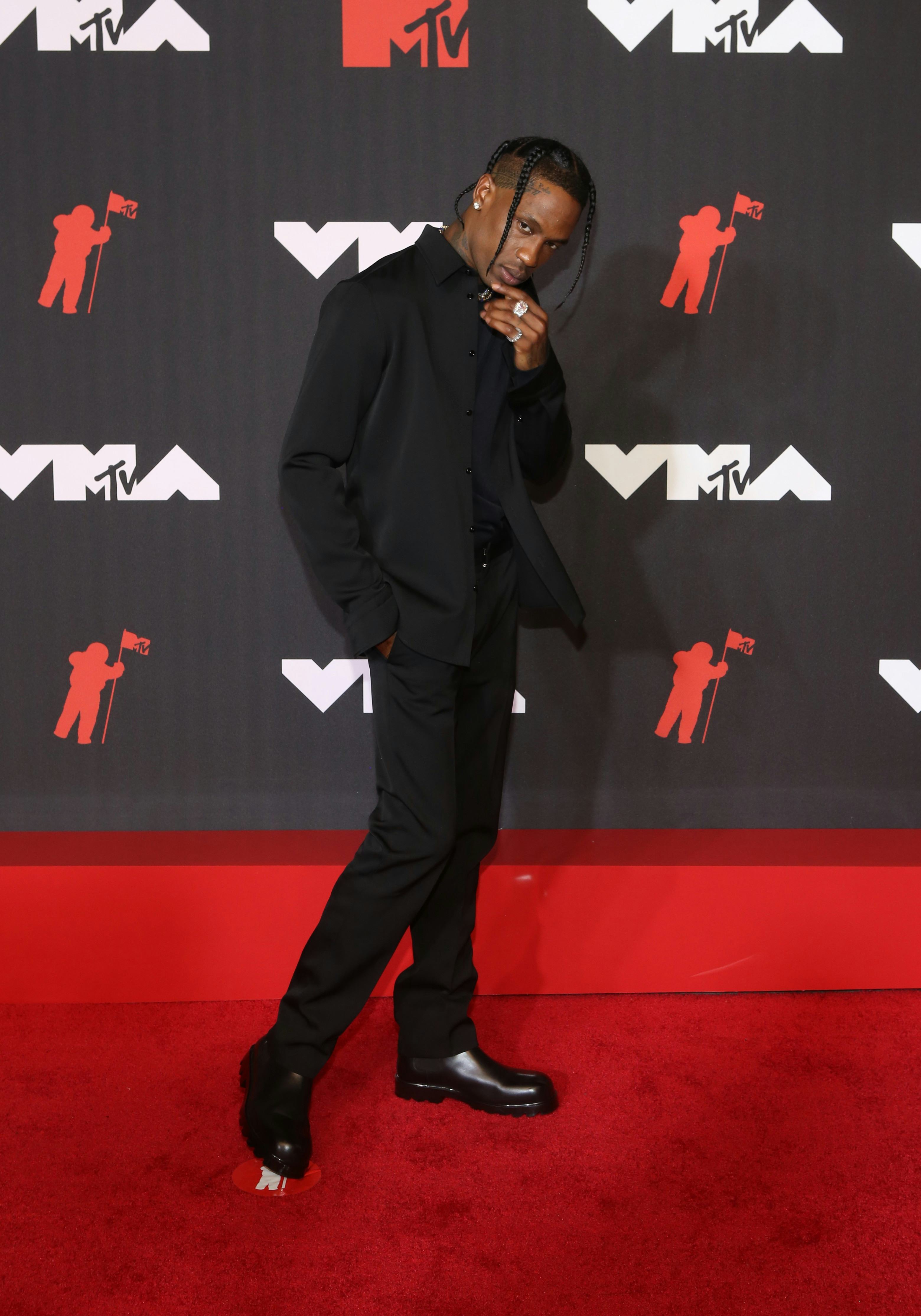 This Kylie Jenner & Travis Scott Halloween Couples Costume Is A 10/10