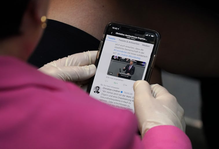 Twitter is testing edge-to-edge tweets for images and video