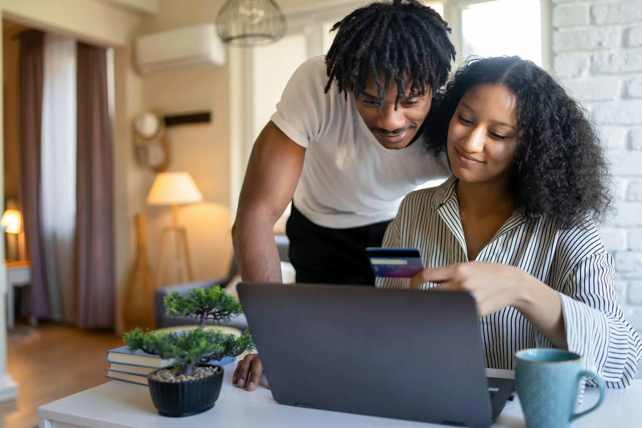 17 Signs You're Being Used In A Relationship & How To Fix The Problem