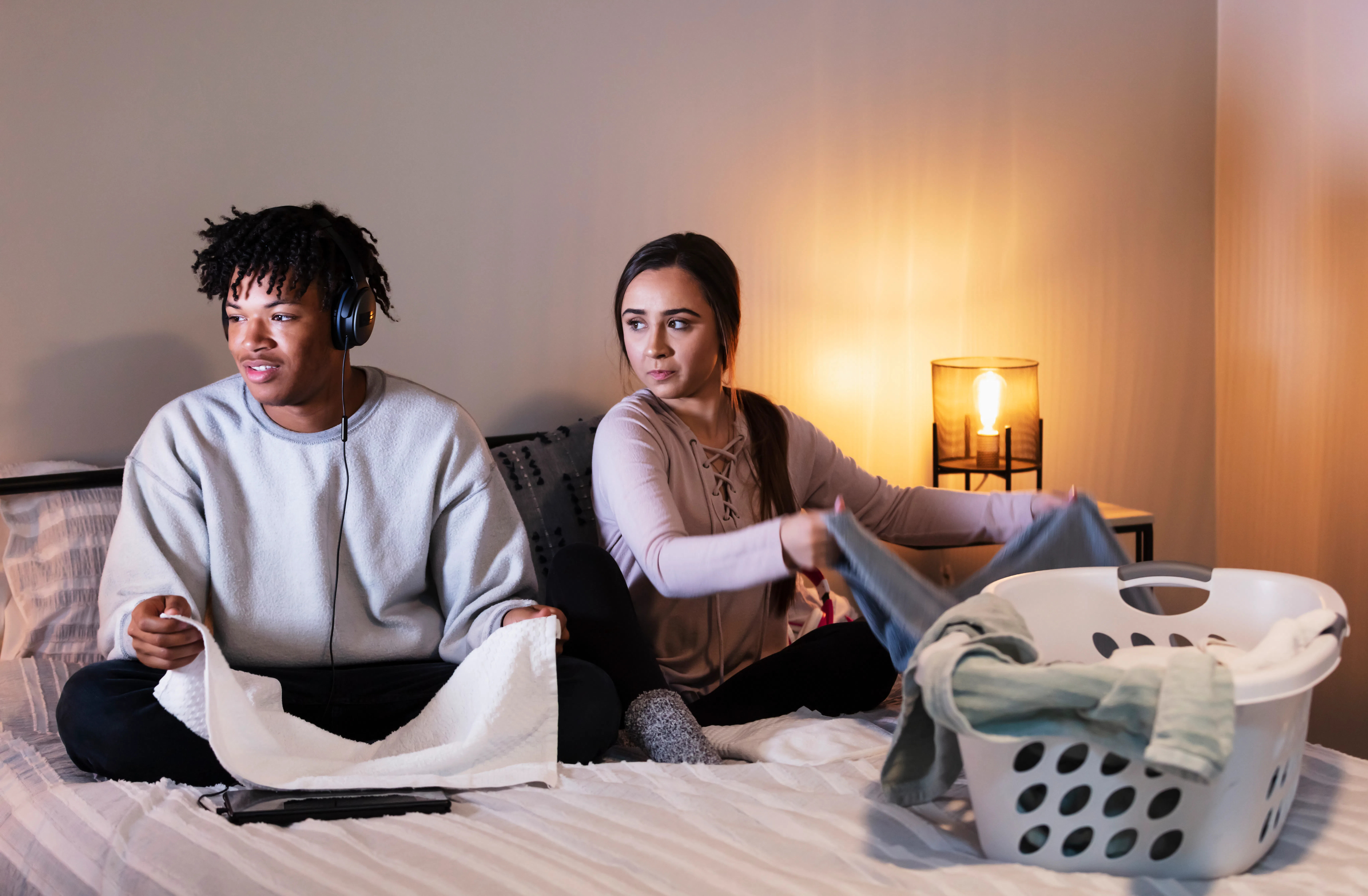 10 Signs Your Heart Isn't In The Relationship Anymore