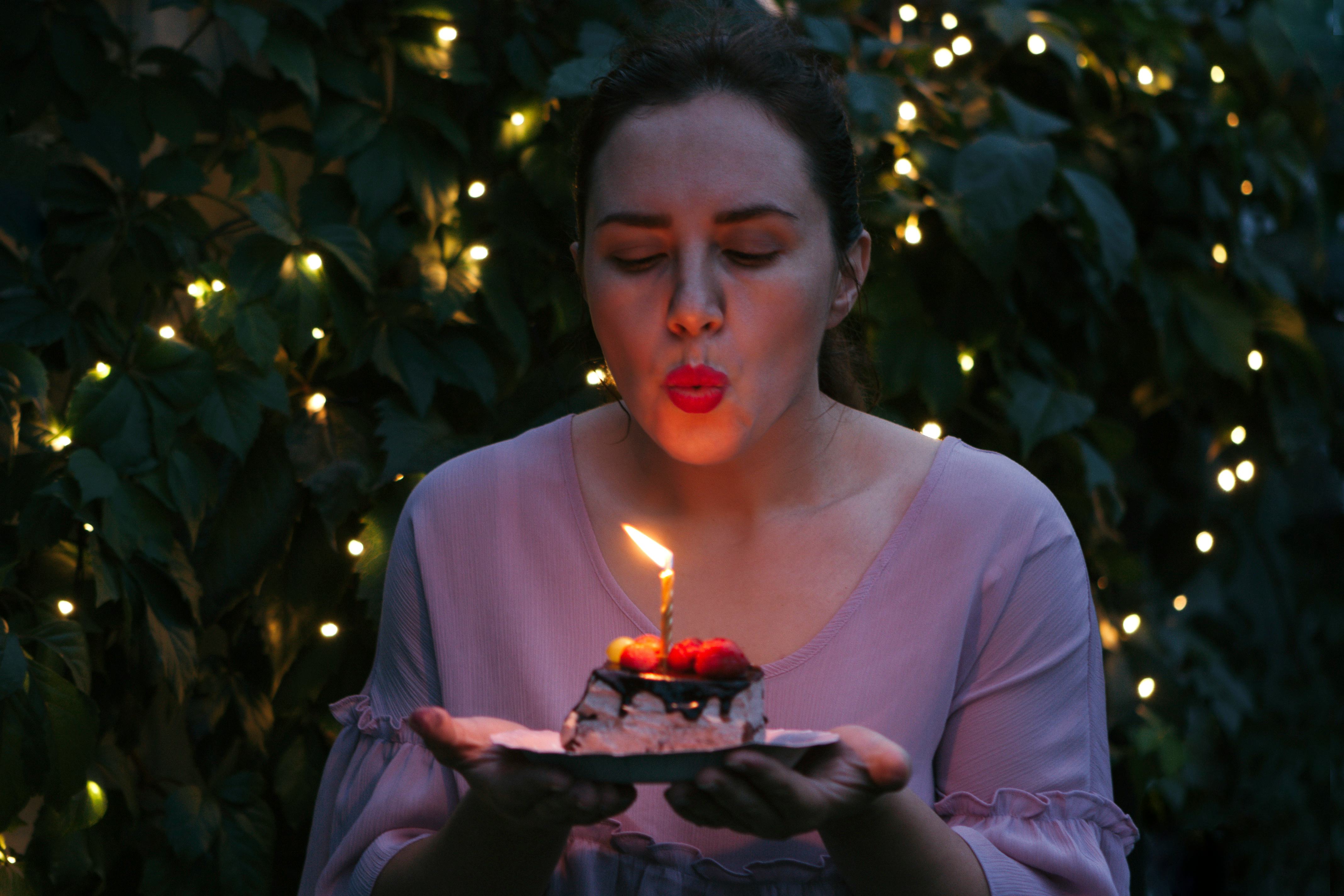 19 Things It Can Mean If Your Teeth Fall Out In Your Dreams