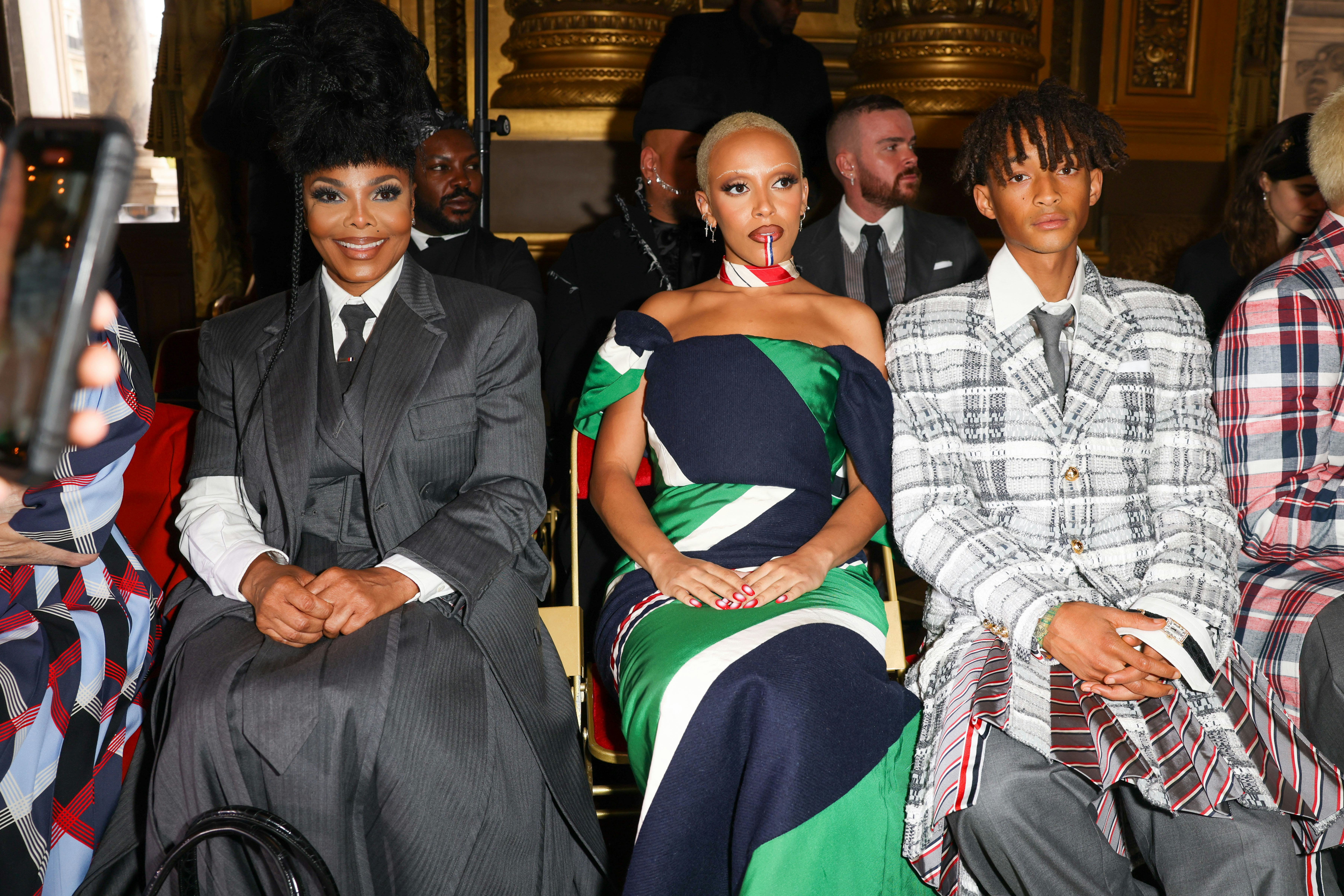 Doja Cat's Blue Face Paint At Paris Fashion Week Was Intense