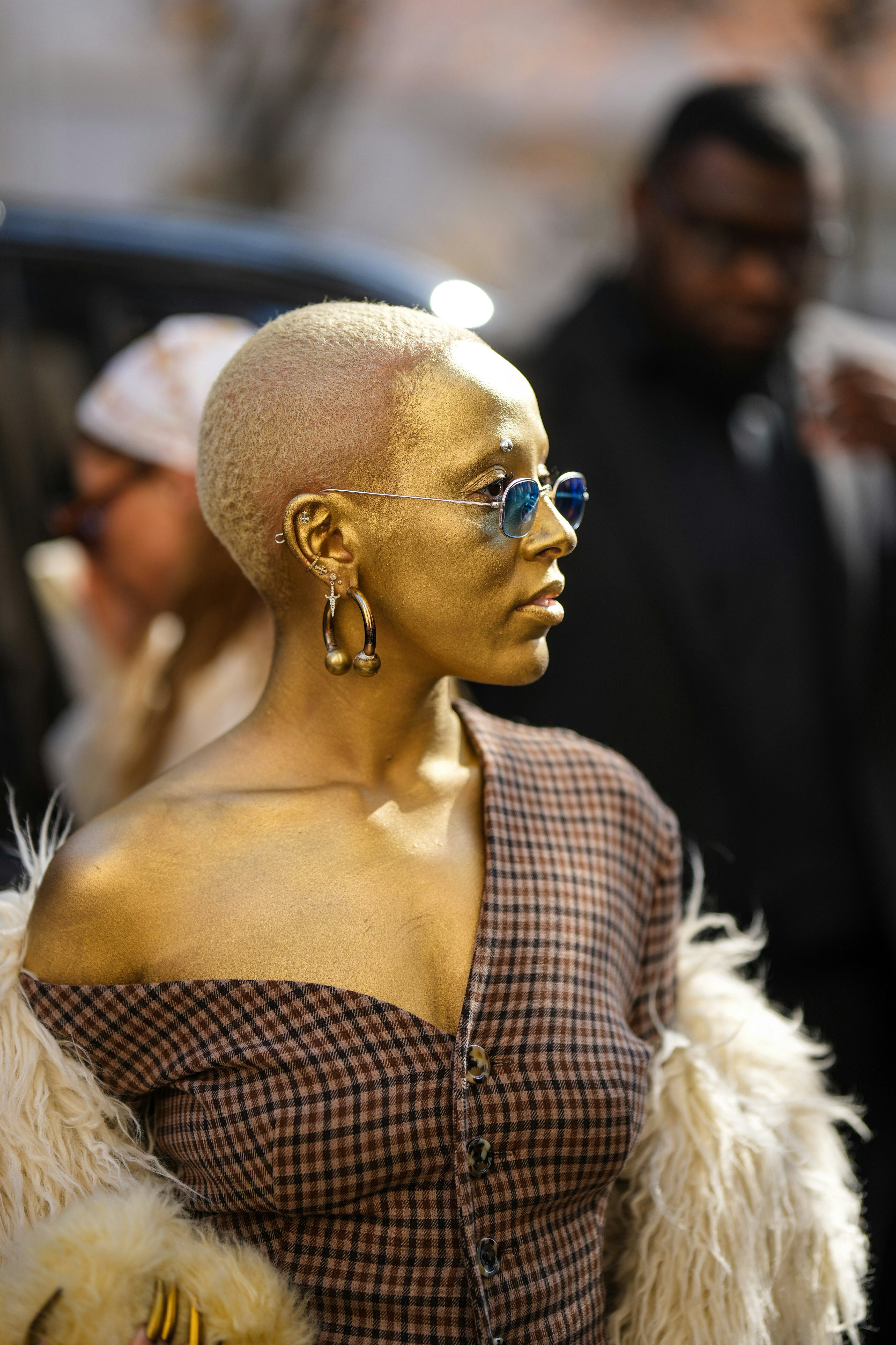 Bra Tops, Gold Body Paint, & More Of Doja Cat's Most Shocking Fashion ...