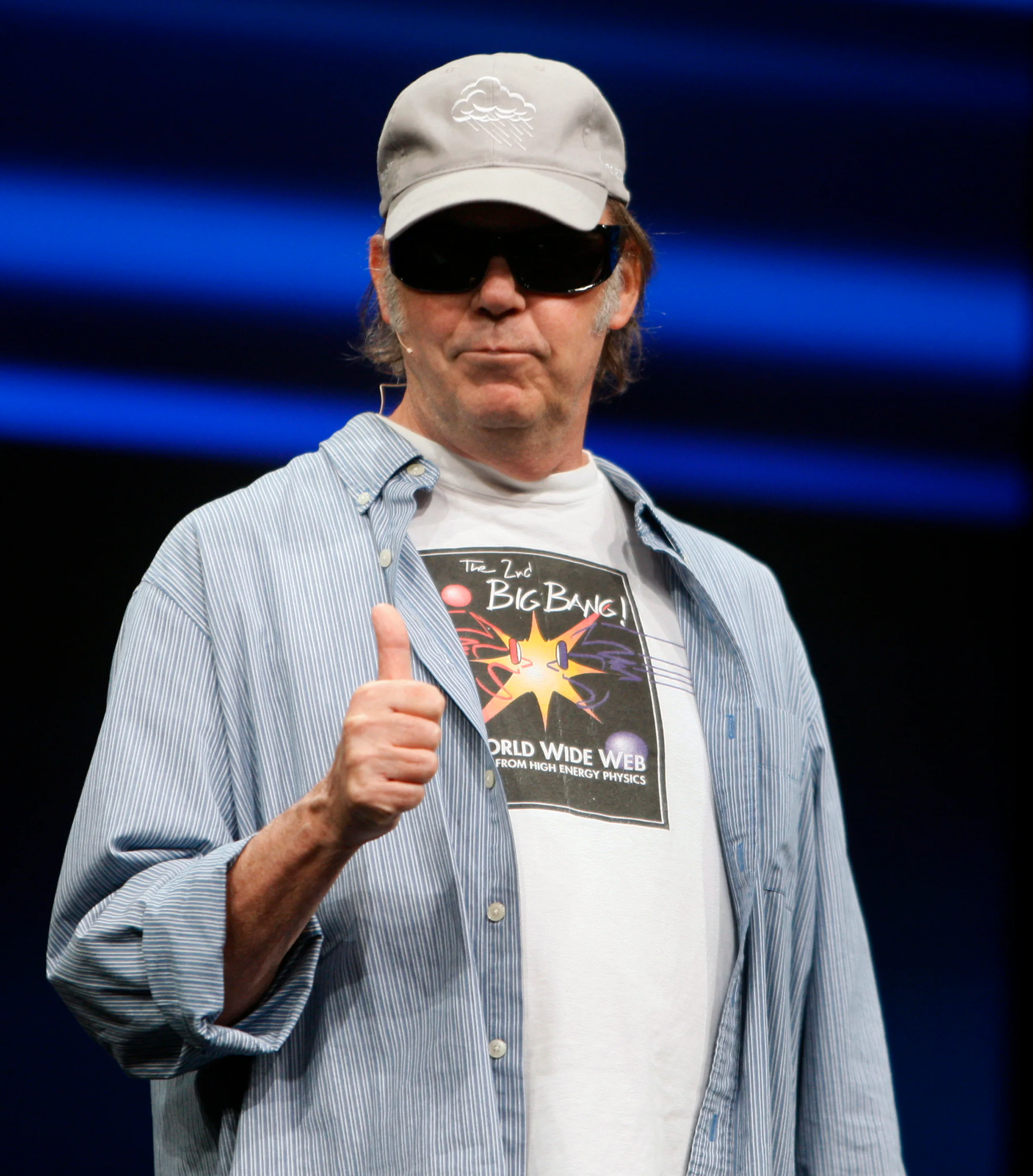 7 Best Neil Young Songs To Celebrate His 77th Birthday Rocking The Free ...