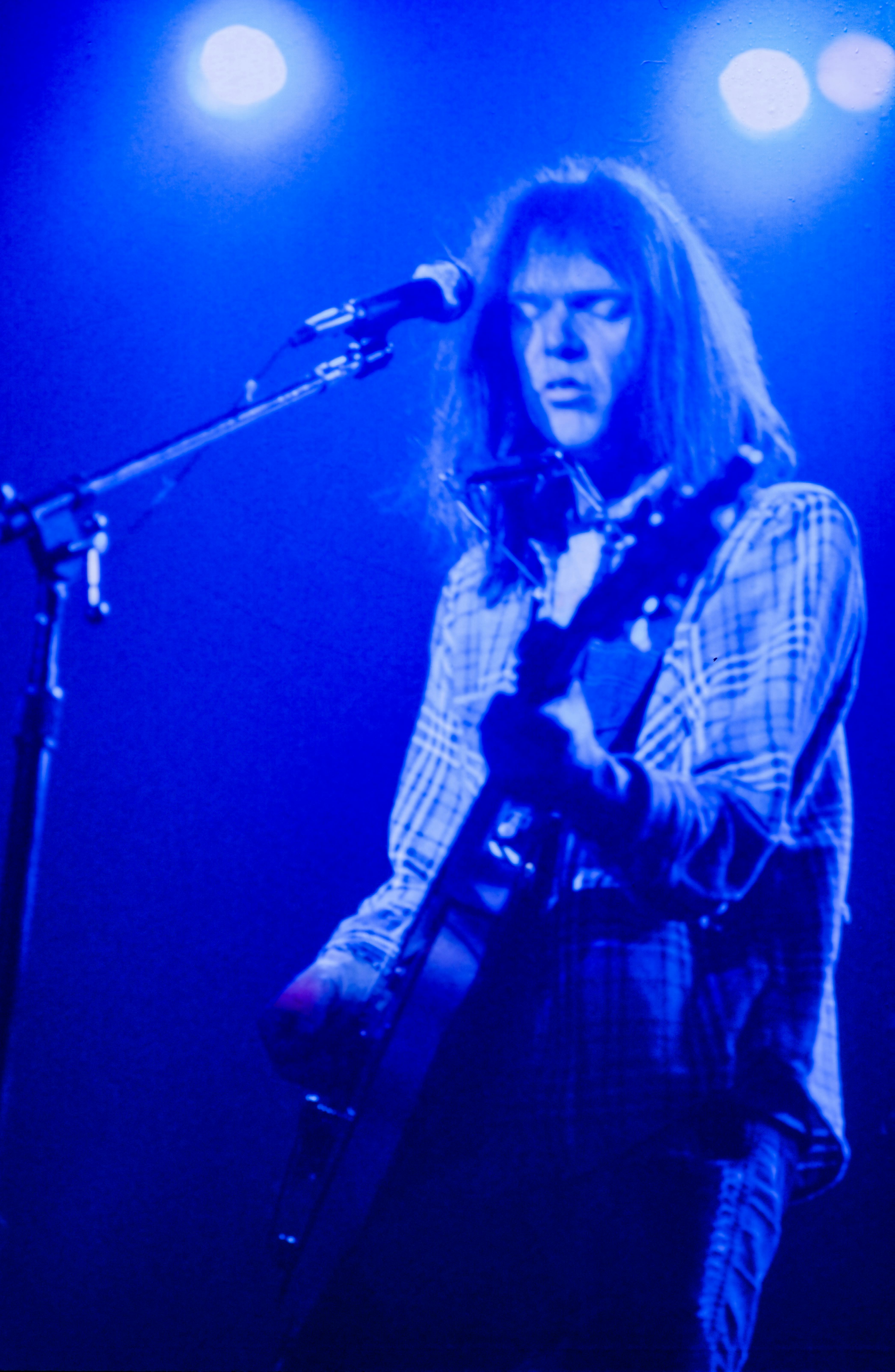 7 Best Neil Young Songs To Celebrate His 77th Birthday Rocking The Free ...