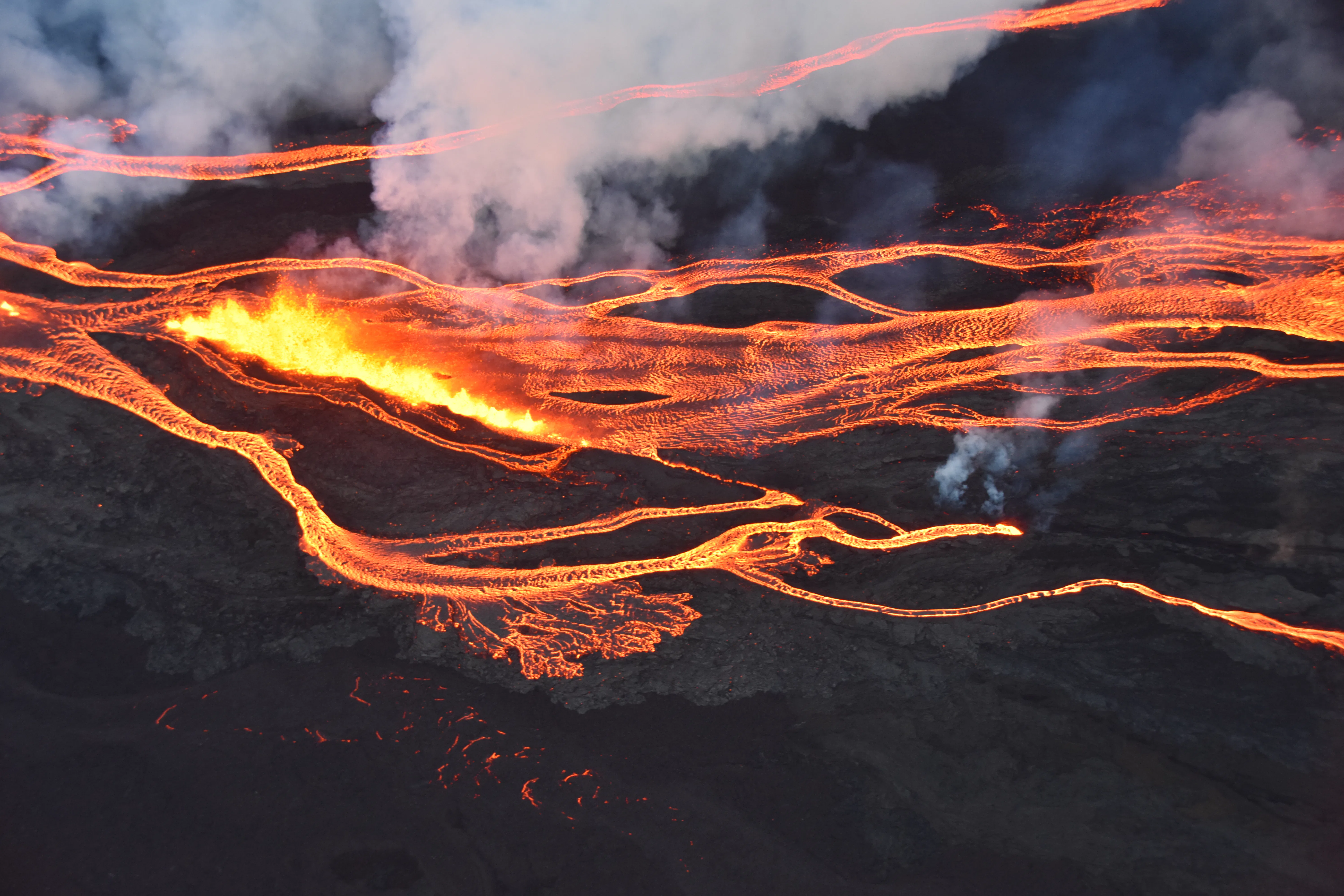 Mauna Loa Eruption And More Understand The World Through 7 Images