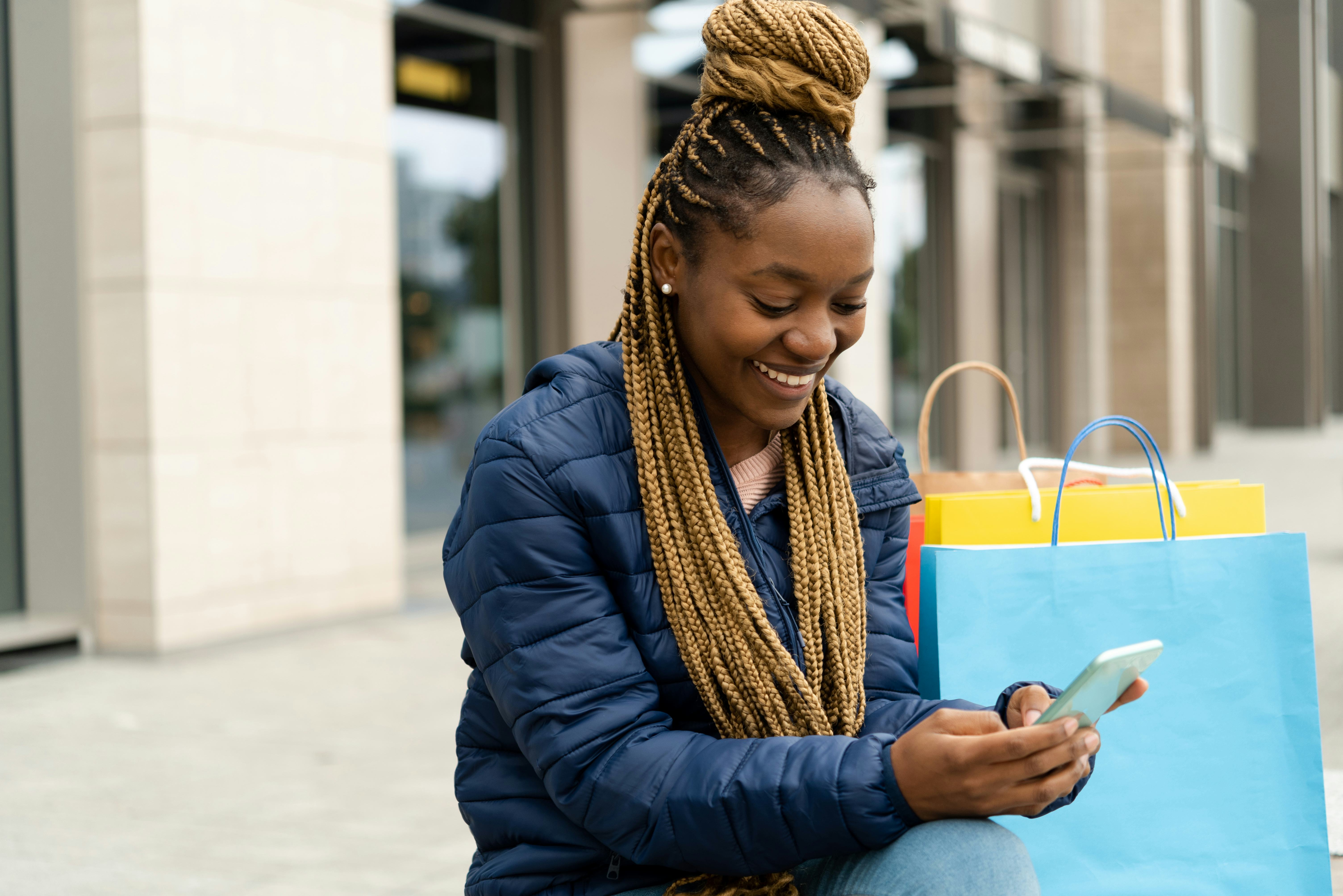 30 Flirty Texts To Send Someone Who's At Work