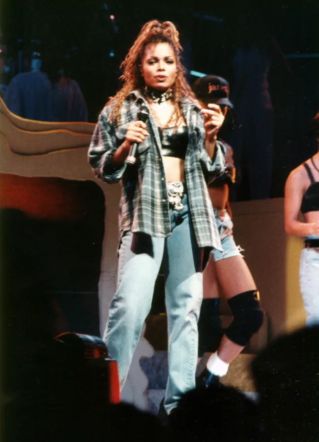 Janet Jackson's '90s Style Includes Crop Tops & Baggy Denim