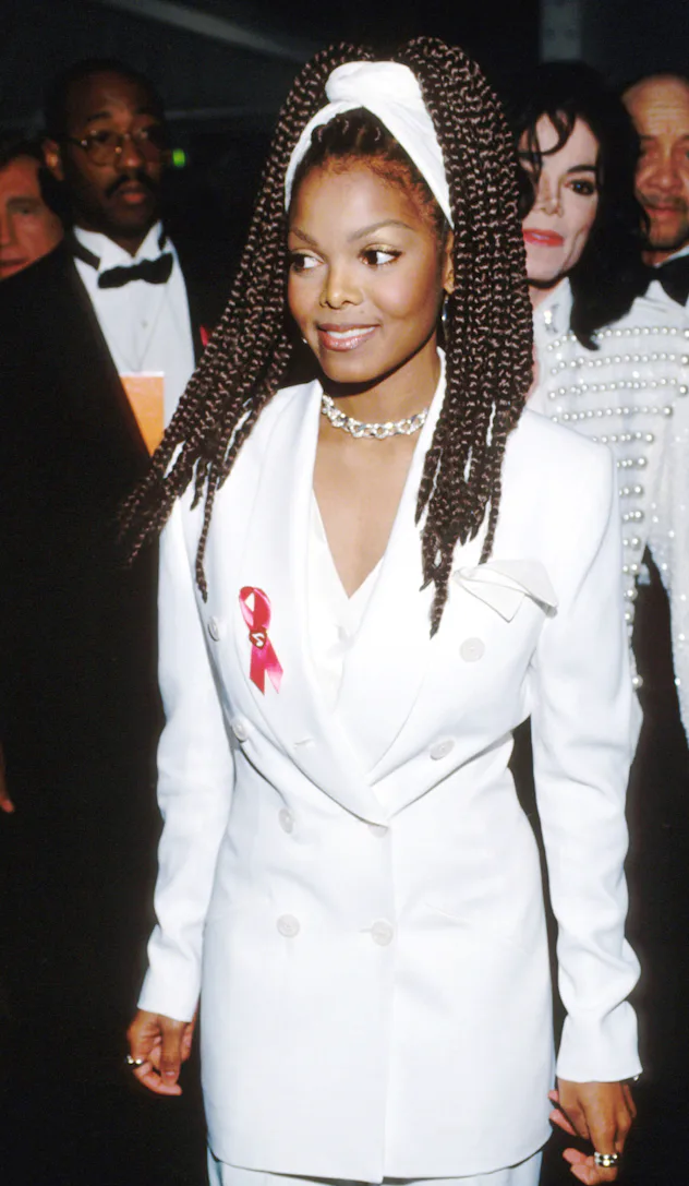 Janet Jackson's '90s Style Includes Crop Tops & Baggy Denim
